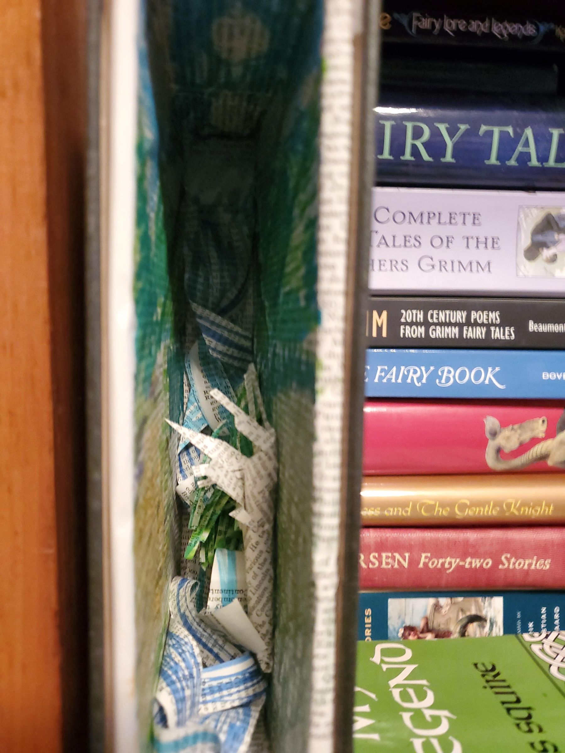 Get Lost in a Good Book: a Simple Book Nook in 9 Steps : 9 Steps (with ...