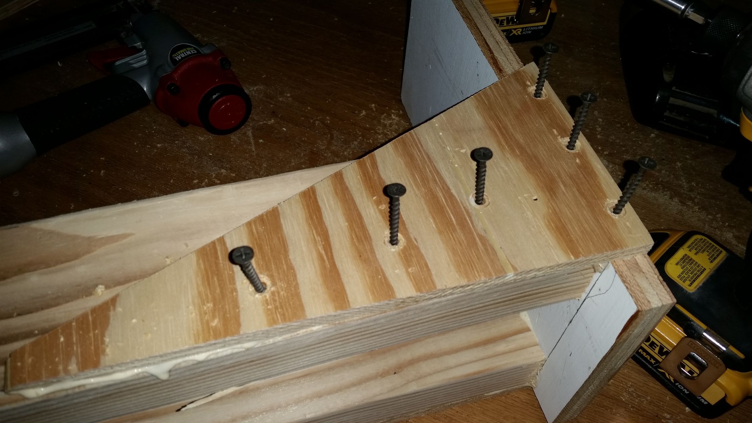 Long Handle Tool Storage Rack : 3 Steps (with Pictures) - Instructables