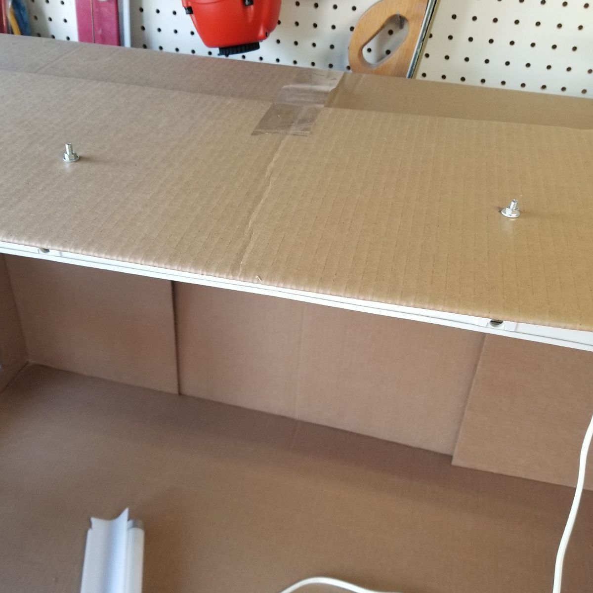 DIY Cardboard Spray Booth : 8 Steps (with Pictures) - Instructables