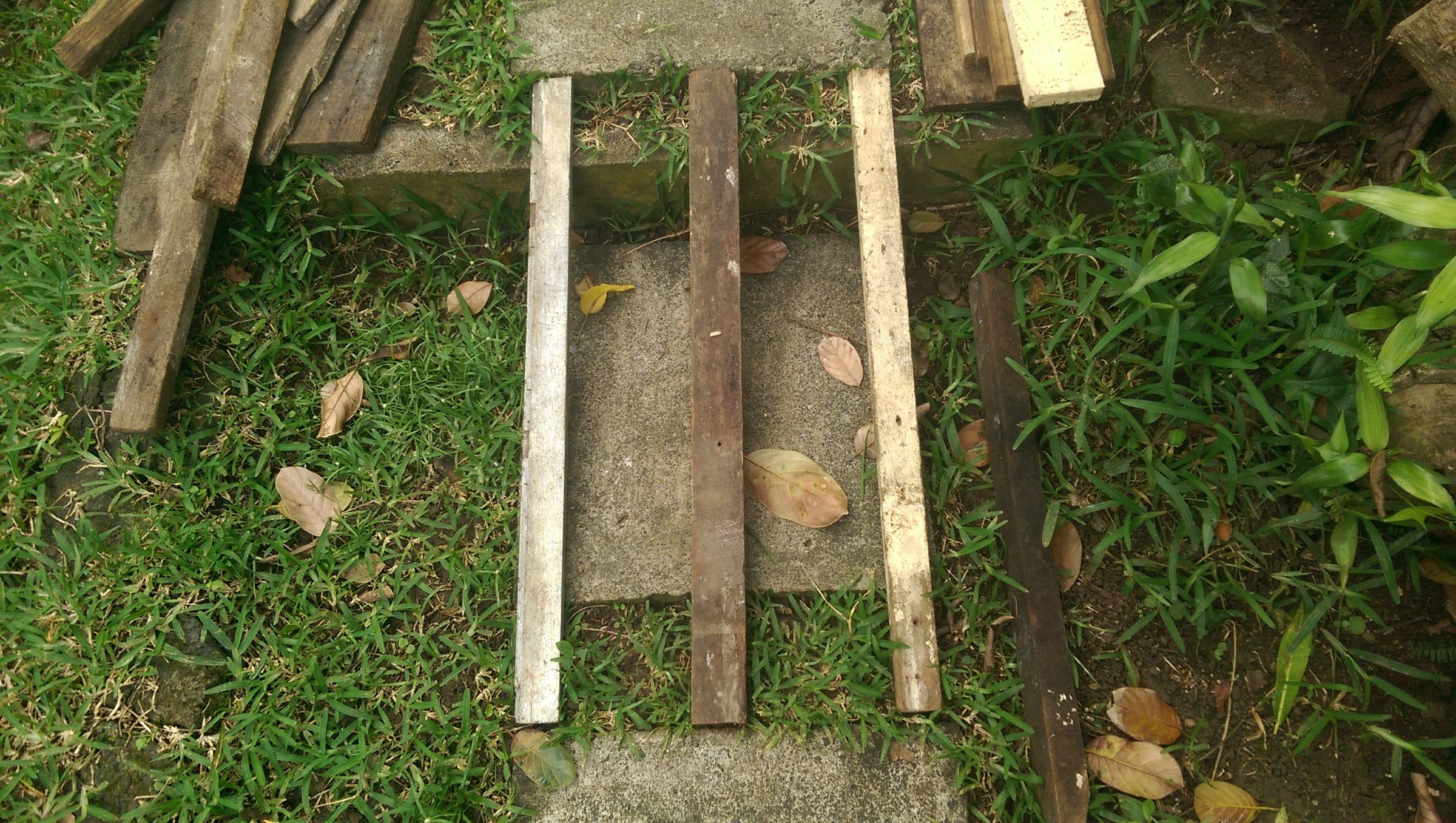 Ramp/Platform to Roll Wheel Barrow : 4 Steps - Instructables
