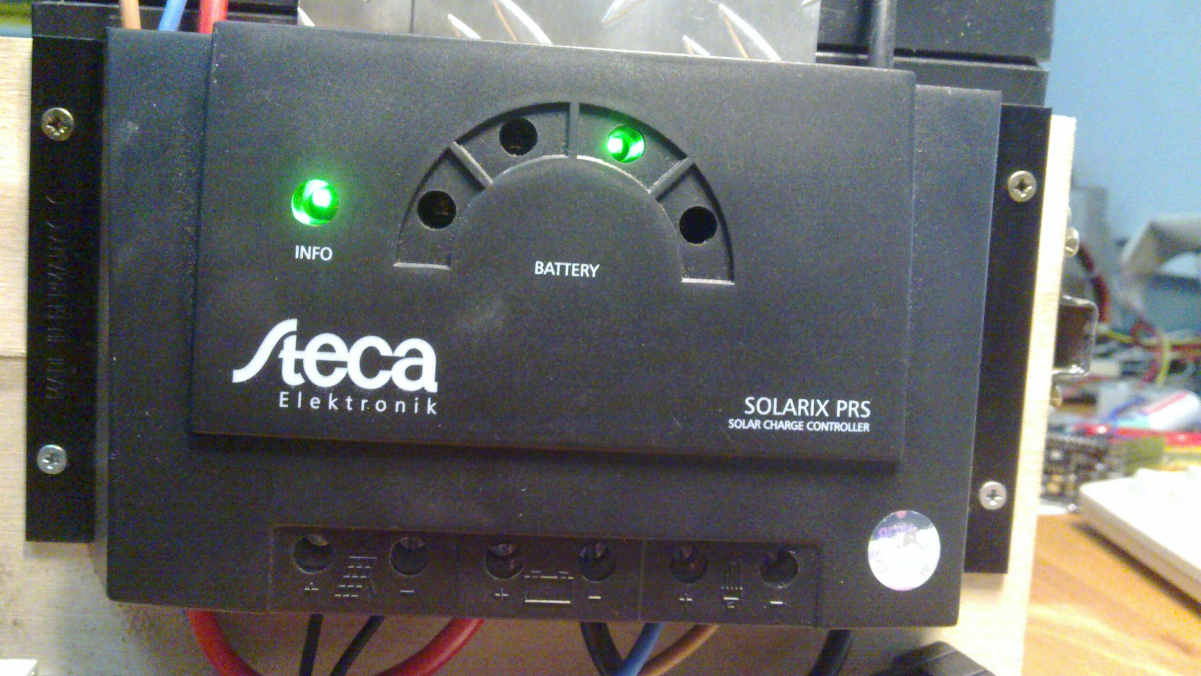 Off Grid Battery Box : 4 Steps - Instructables