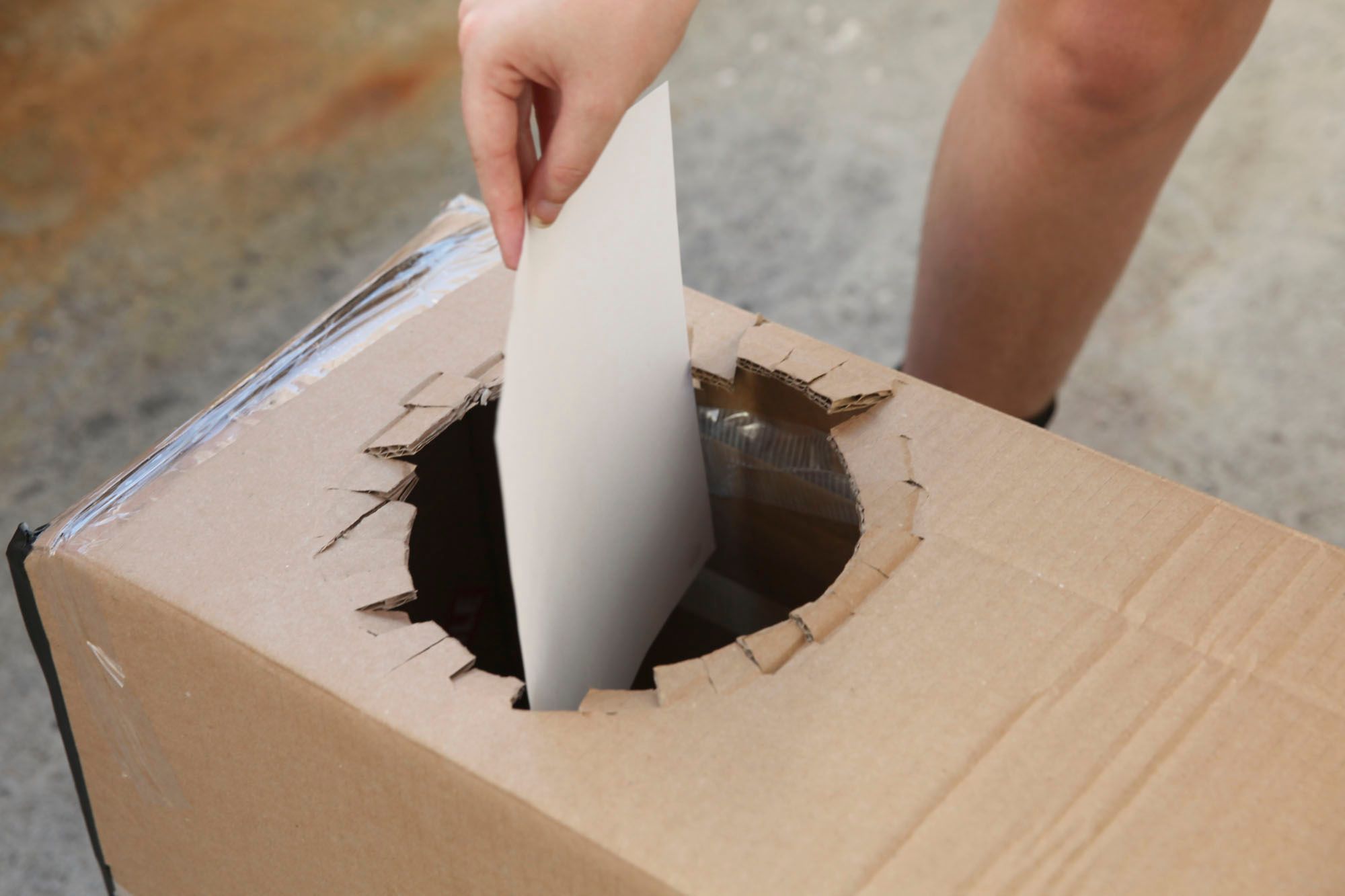 Cardboard Box Eclipse Viewer : 6 Steps (with Pictures) - Instructables
