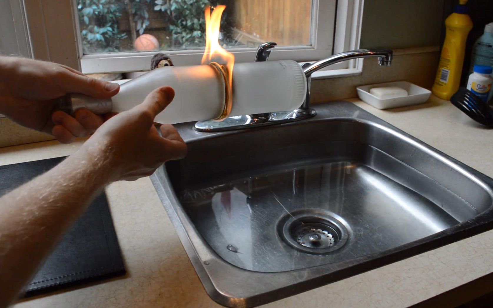 How to Cut Glass Bottles : 4 Steps (with Pictures) - Instructables