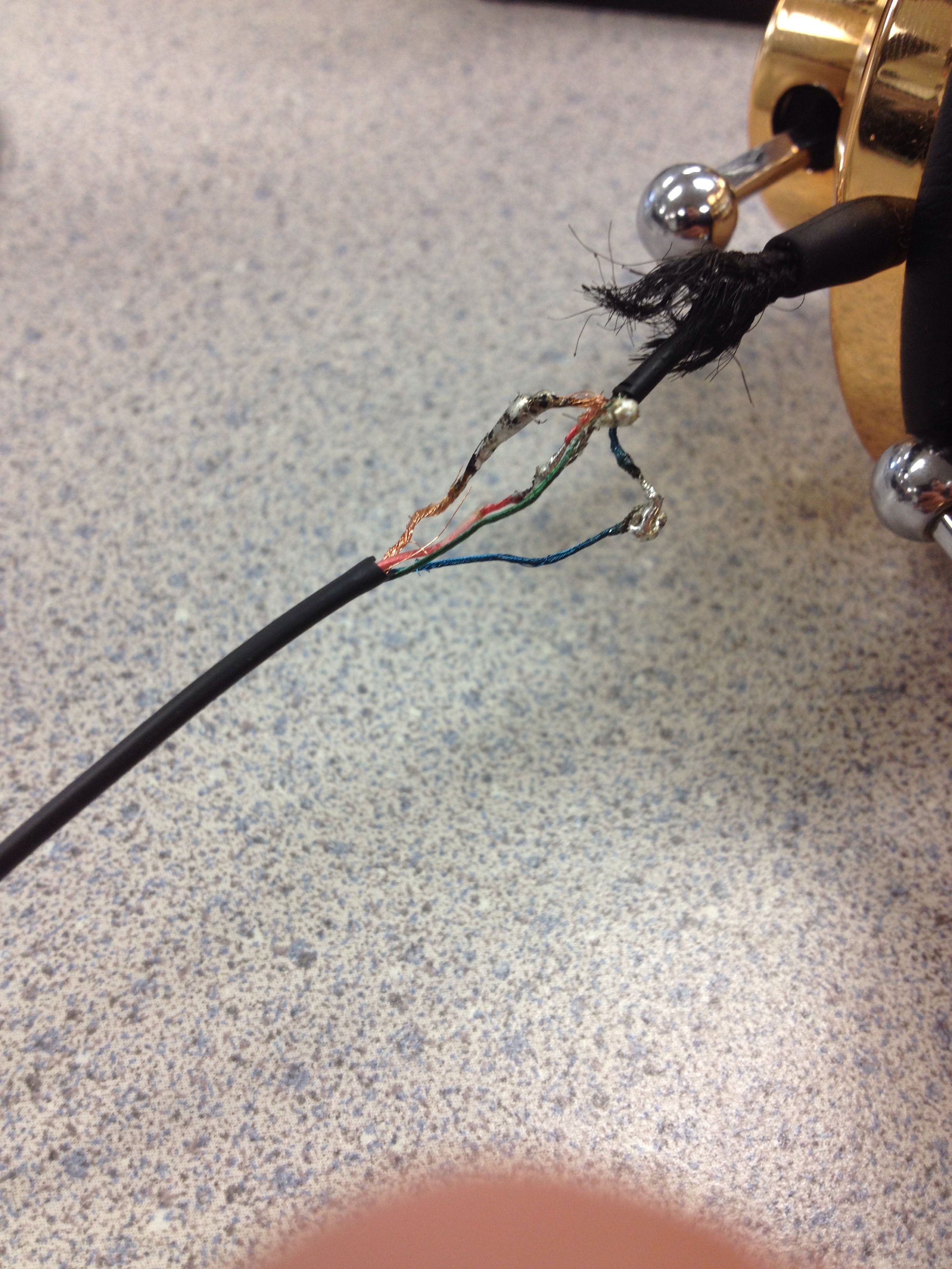 Headphone Wire Fix : 3 Steps - Instructables