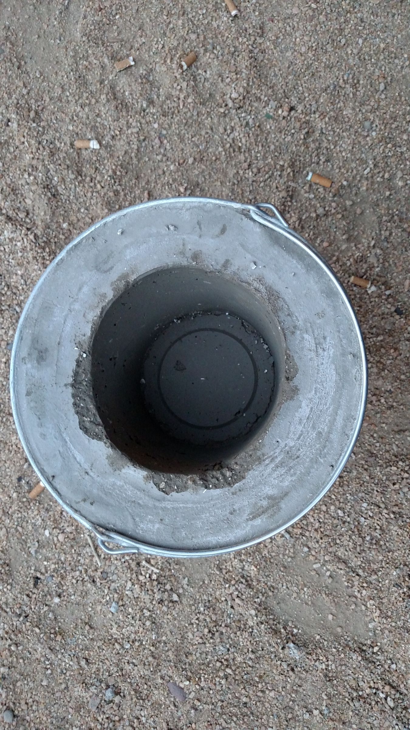 The Mini Steel Bucket Foundry. : 4 Steps (with Pictures) - Instructables