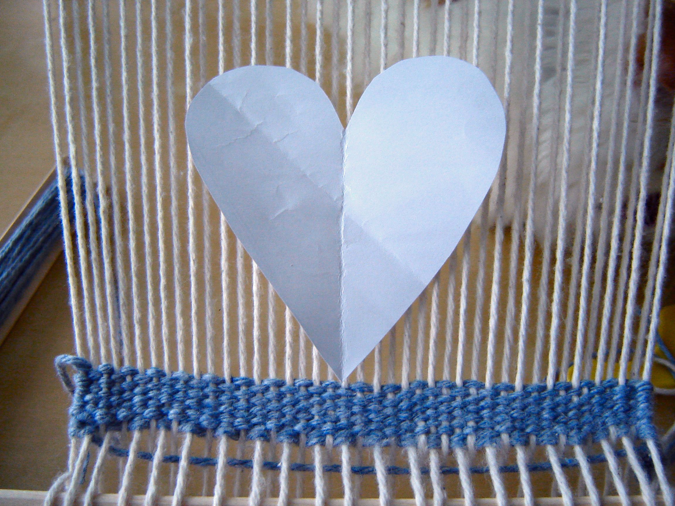 How to Weave on a Frame Loom : 8 Steps (with Pictures) - Instructables