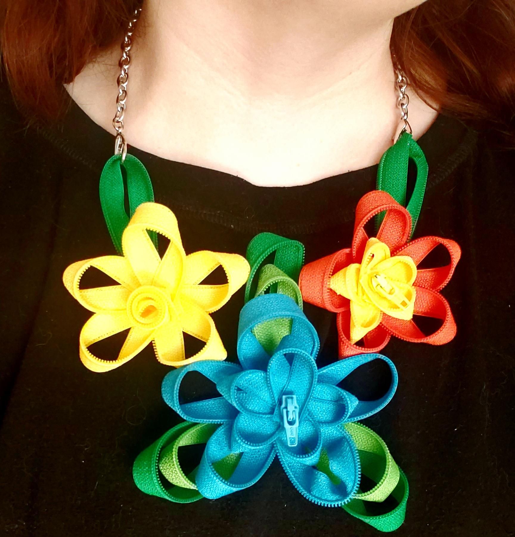 Zipper Flower Necklace : 29 Steps (with Pictures) - Instructables