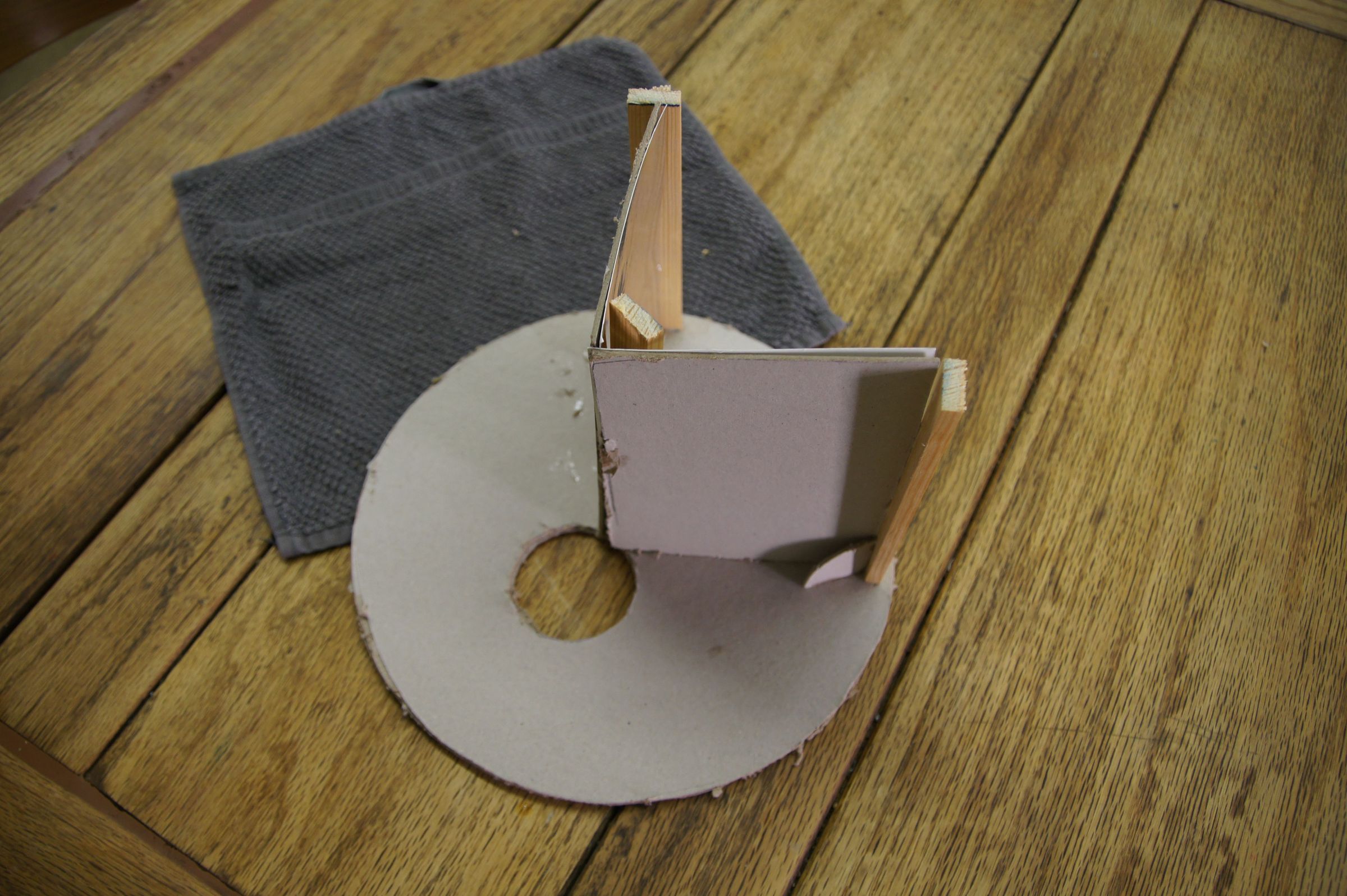 Halloween Hand Grab Scare / Floating Head Illusion : 6 Steps (with ...