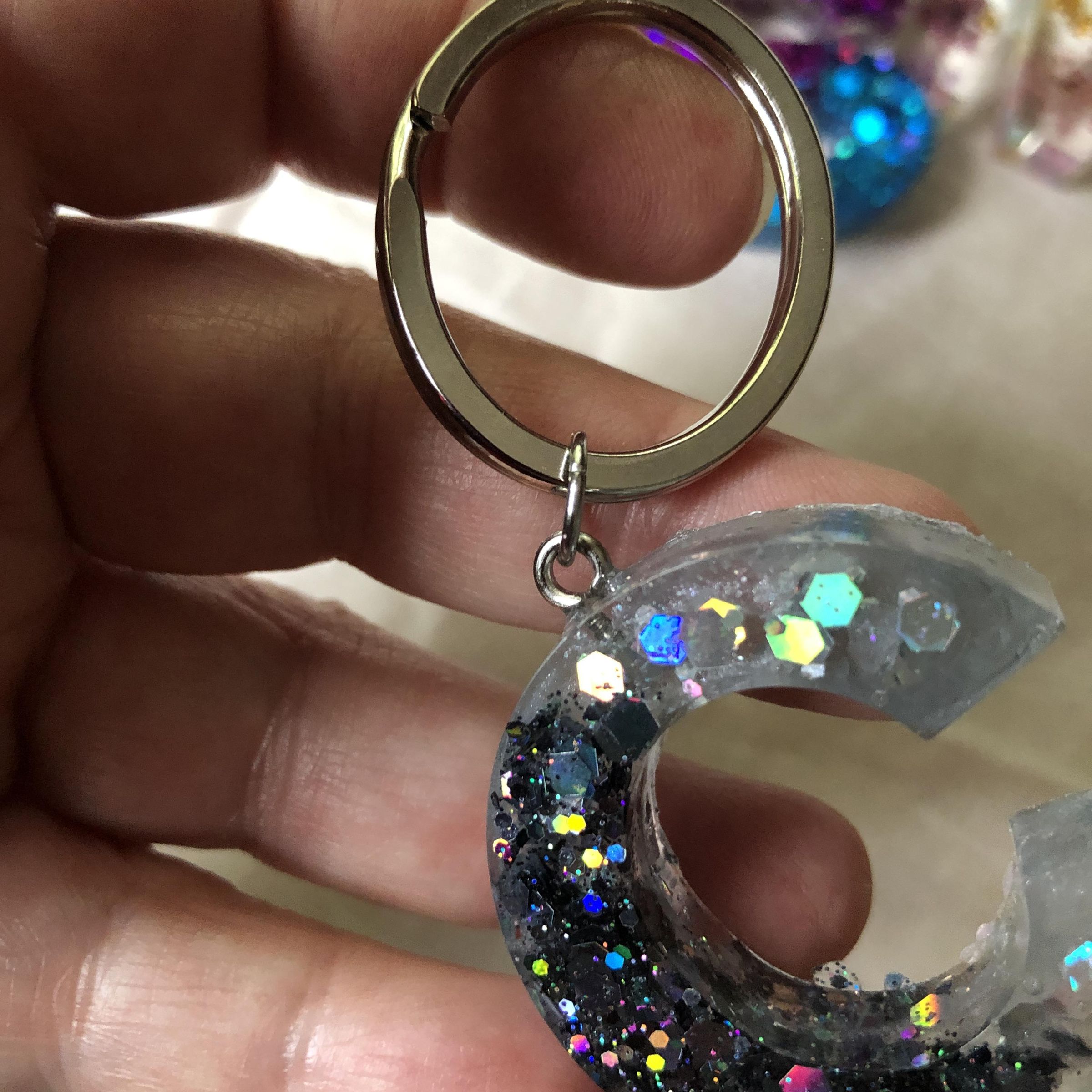 Holographic and Floral Resin Letter Keychains : 18 Steps (with Pictures) - Instructables