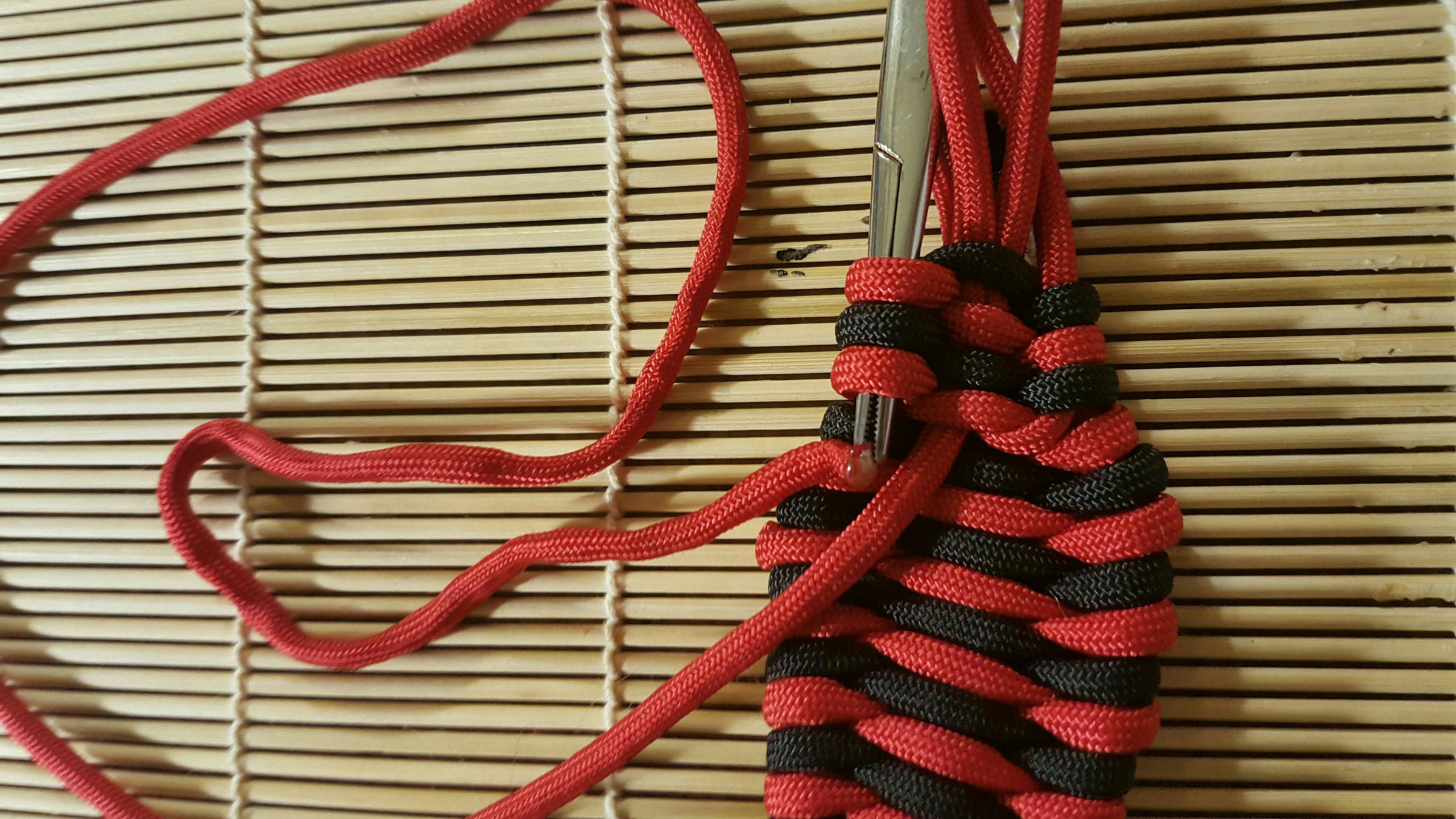 Paracord Snake : 10 Steps (with Pictures) - Instructables
