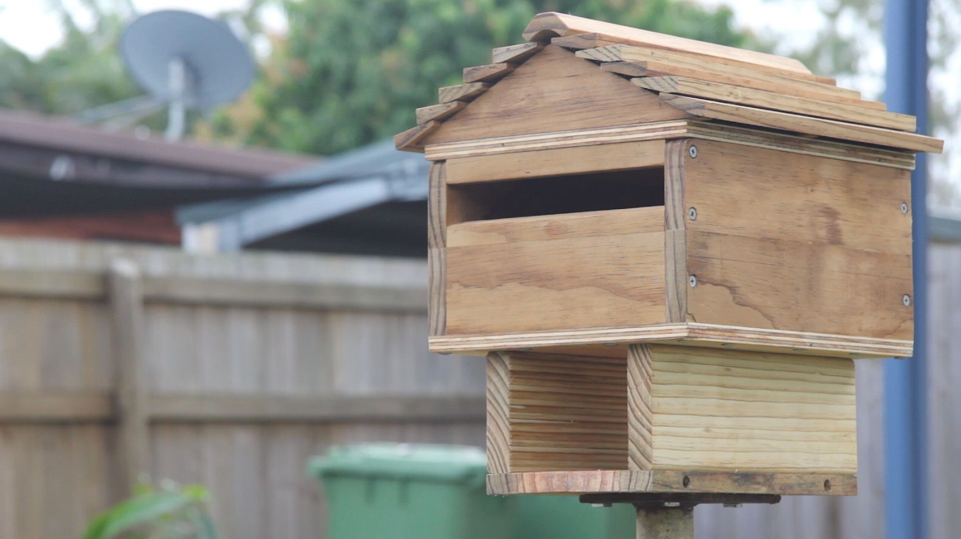 How to Make a Rustic Wood Mailbox : 5 Steps (with Pictures) - Instructables