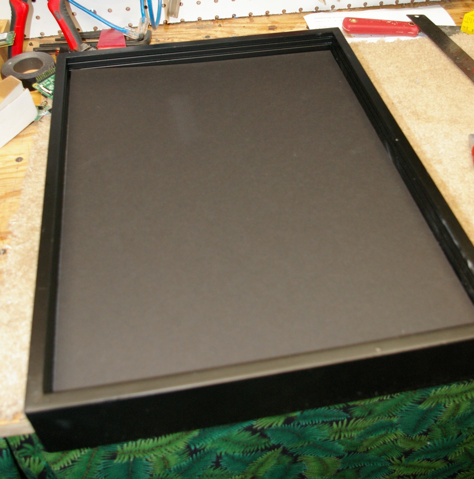 Wireless Raspberry Pi Digital Picture Frame in a Shadow Box : 10 Steps ...