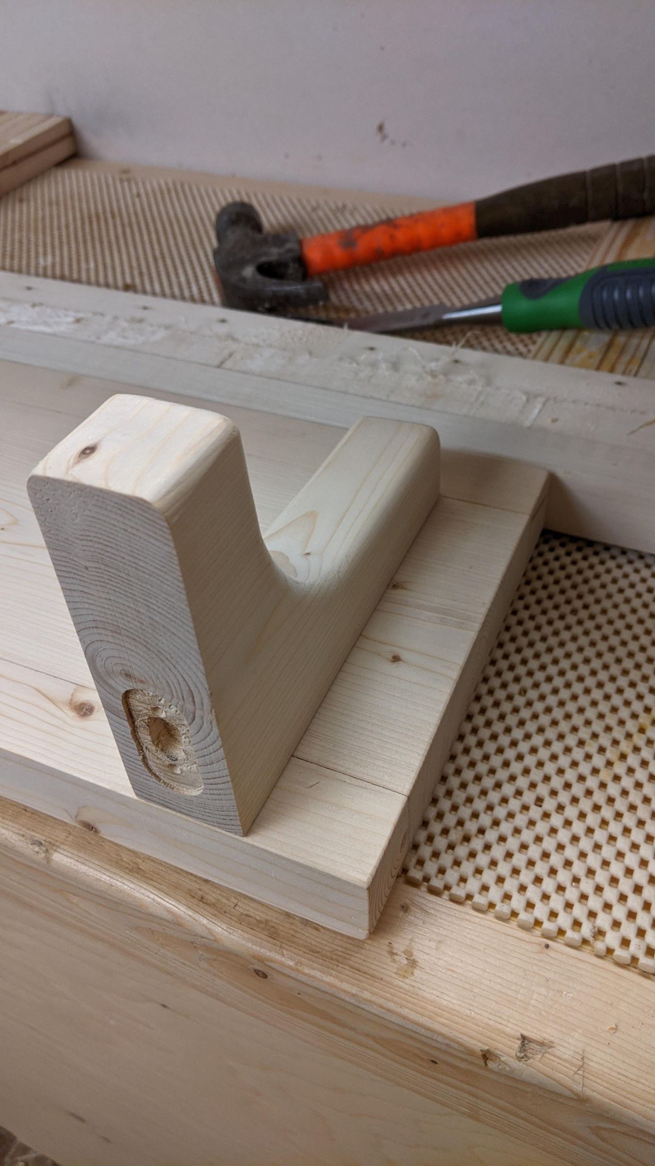 Chunky Shelves Out of a Single 2x6 : 4 Steps (with Pictures ...