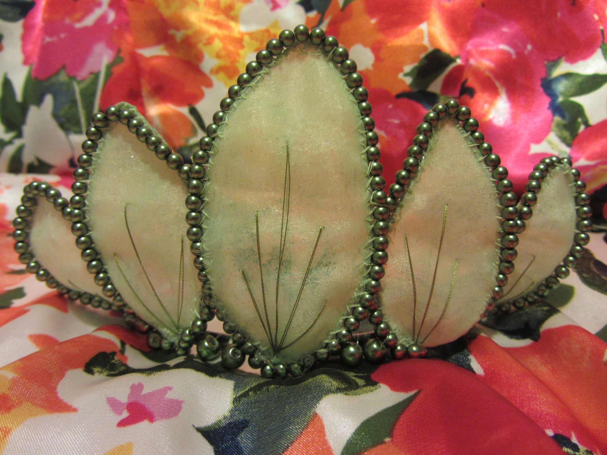 DIY Tiana (Princess and the Frog) Tiara Version Two : 5 Steps (with ...