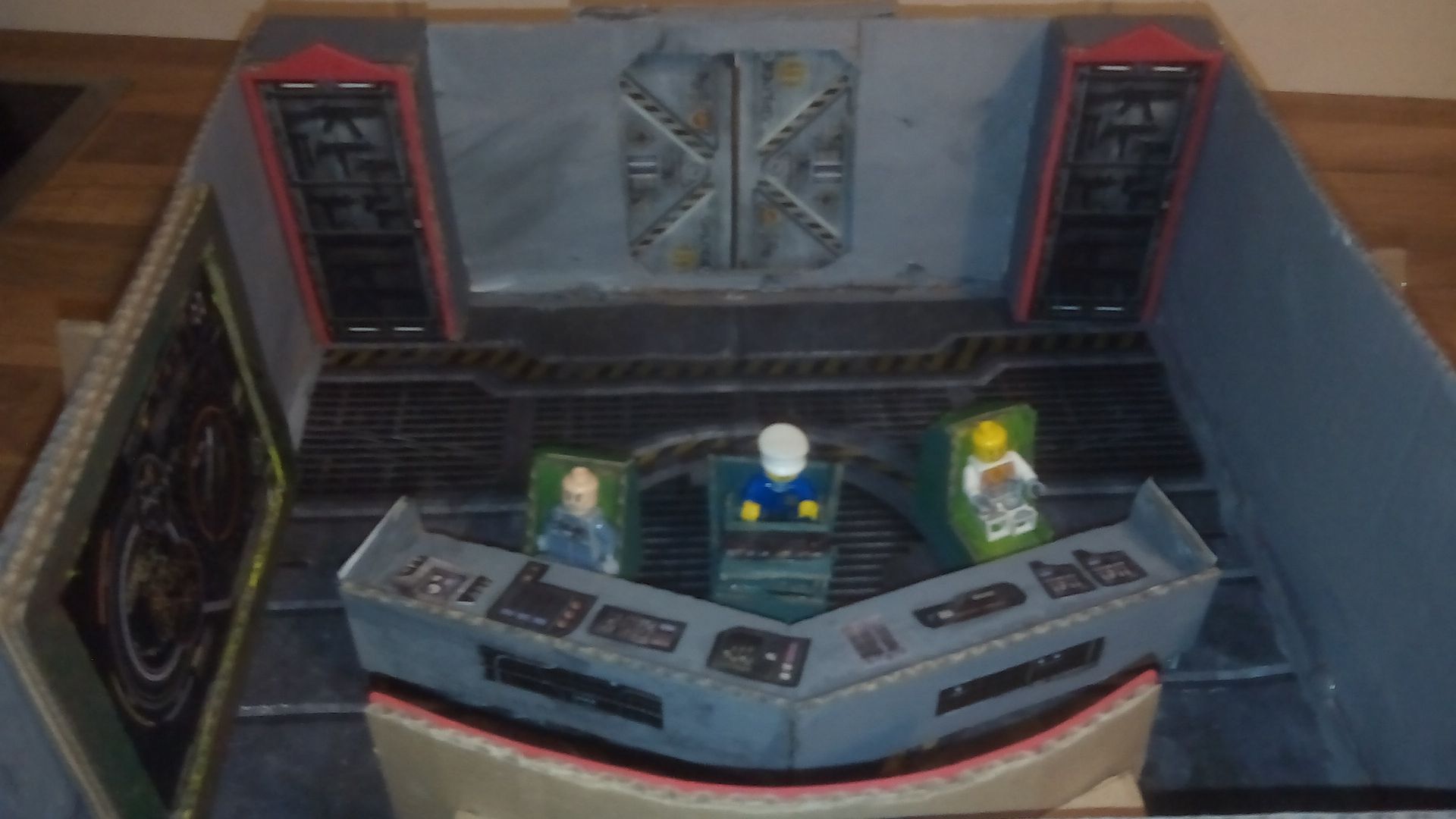 Cardboard Sci-Fi Action Playset for LEGO - Instructables