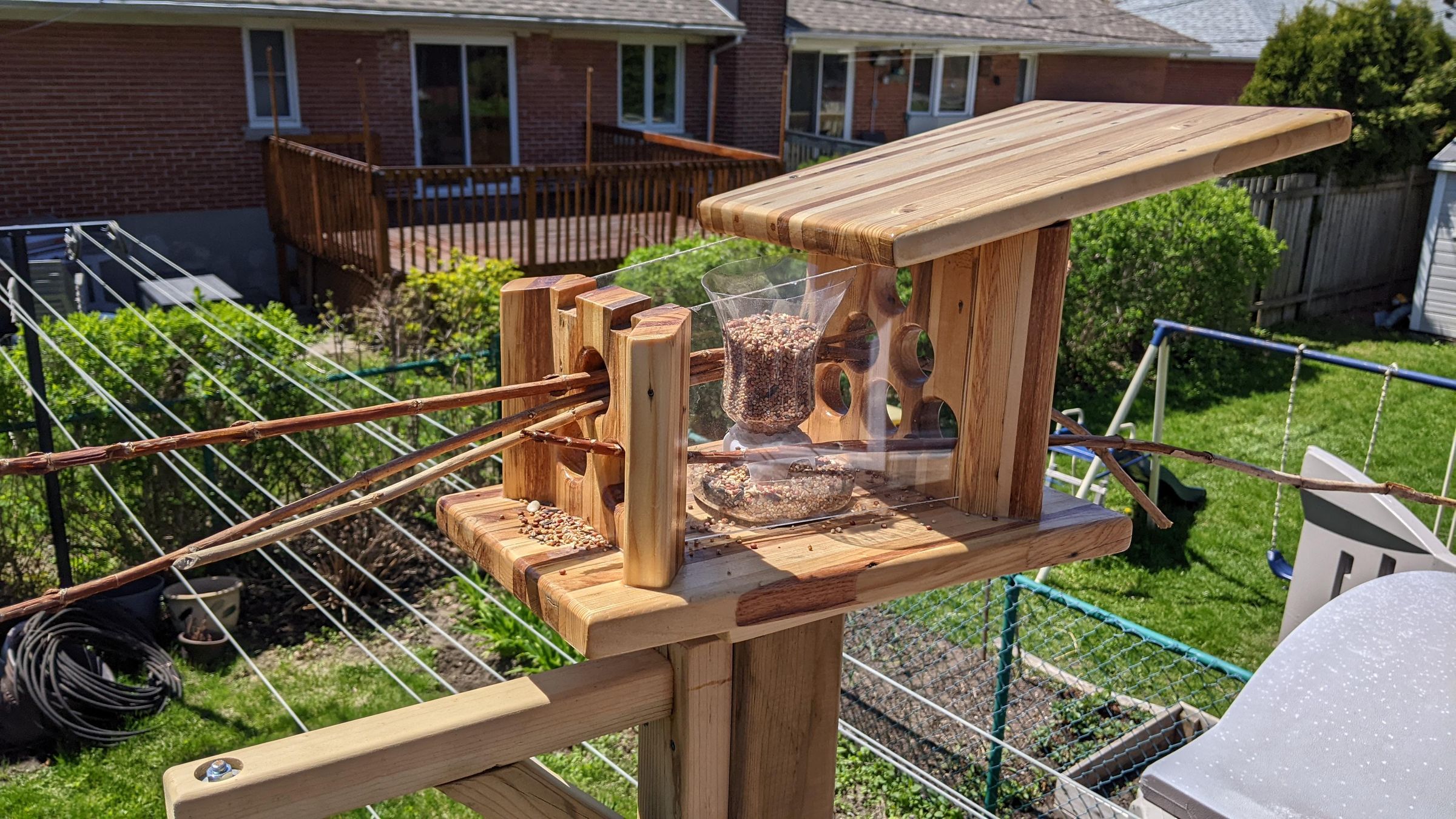 Pallet Wood Bird Feeder : 6 Steps (with Pictures) - Instructables