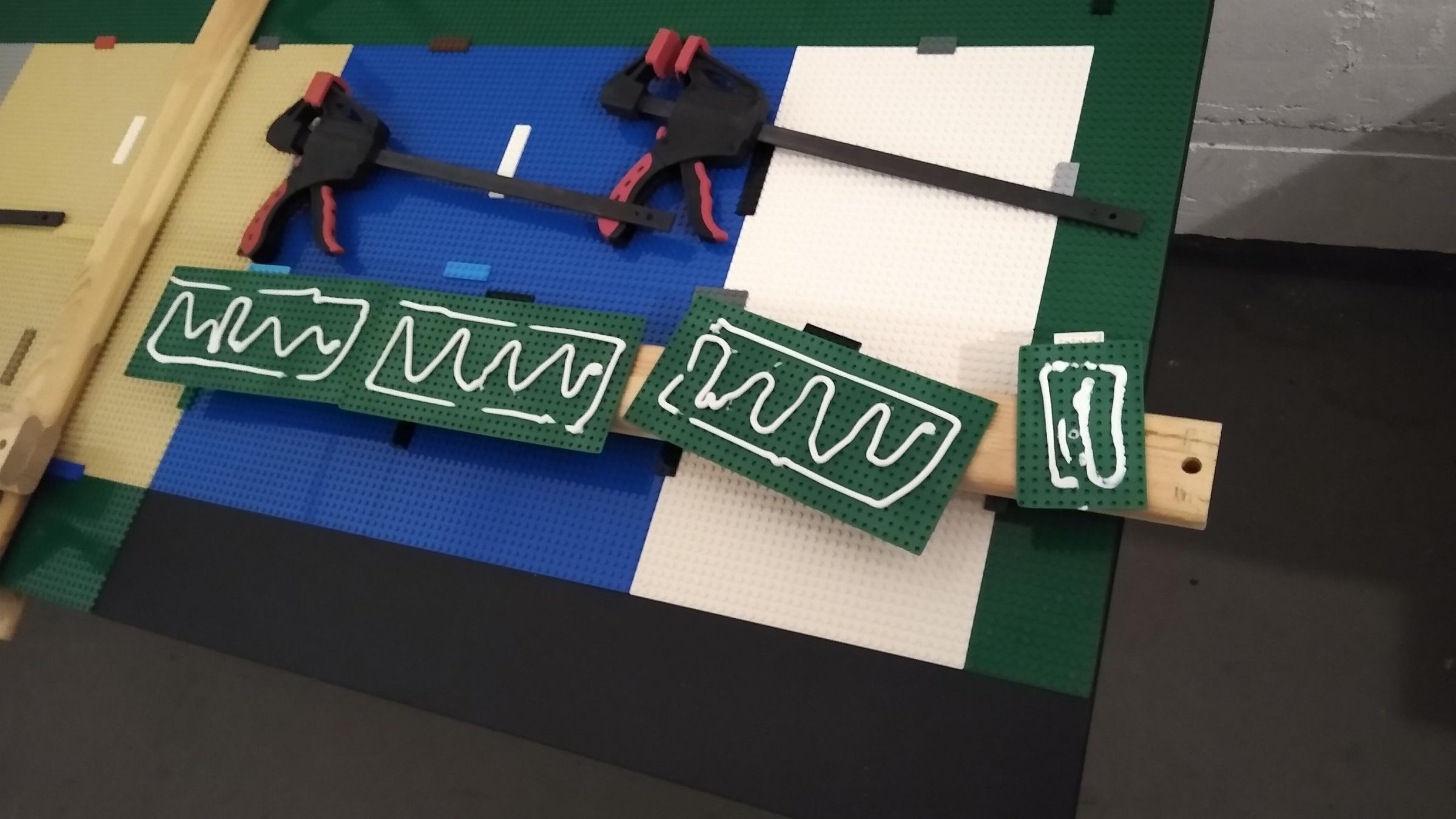 Lego Play Table (with Interchangeable Baseplates) - Updated : 7 Steps ...