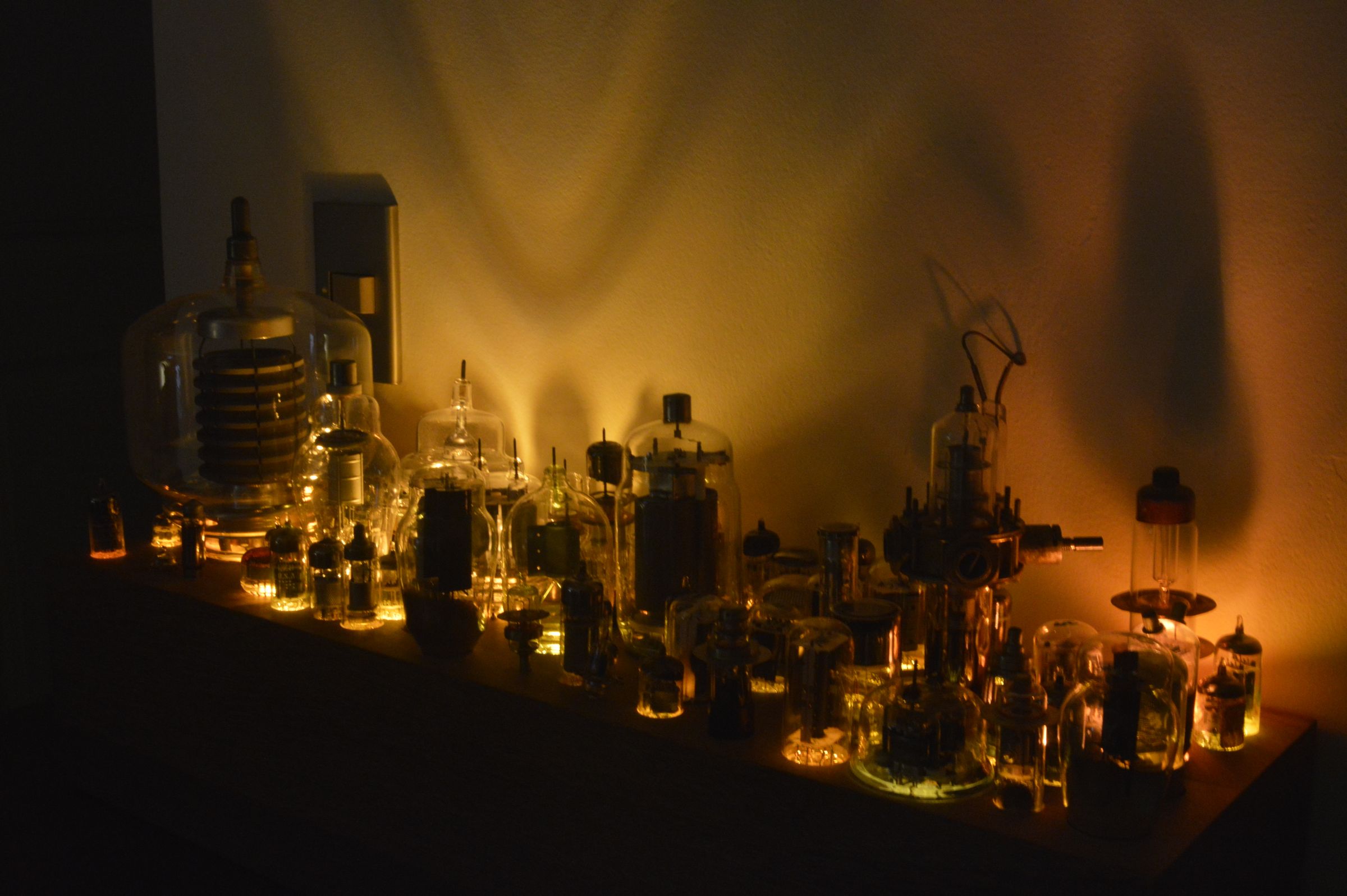 Huge Vacuum Tube Light Fixture. : 8 Steps (with Pictures) - Instructables