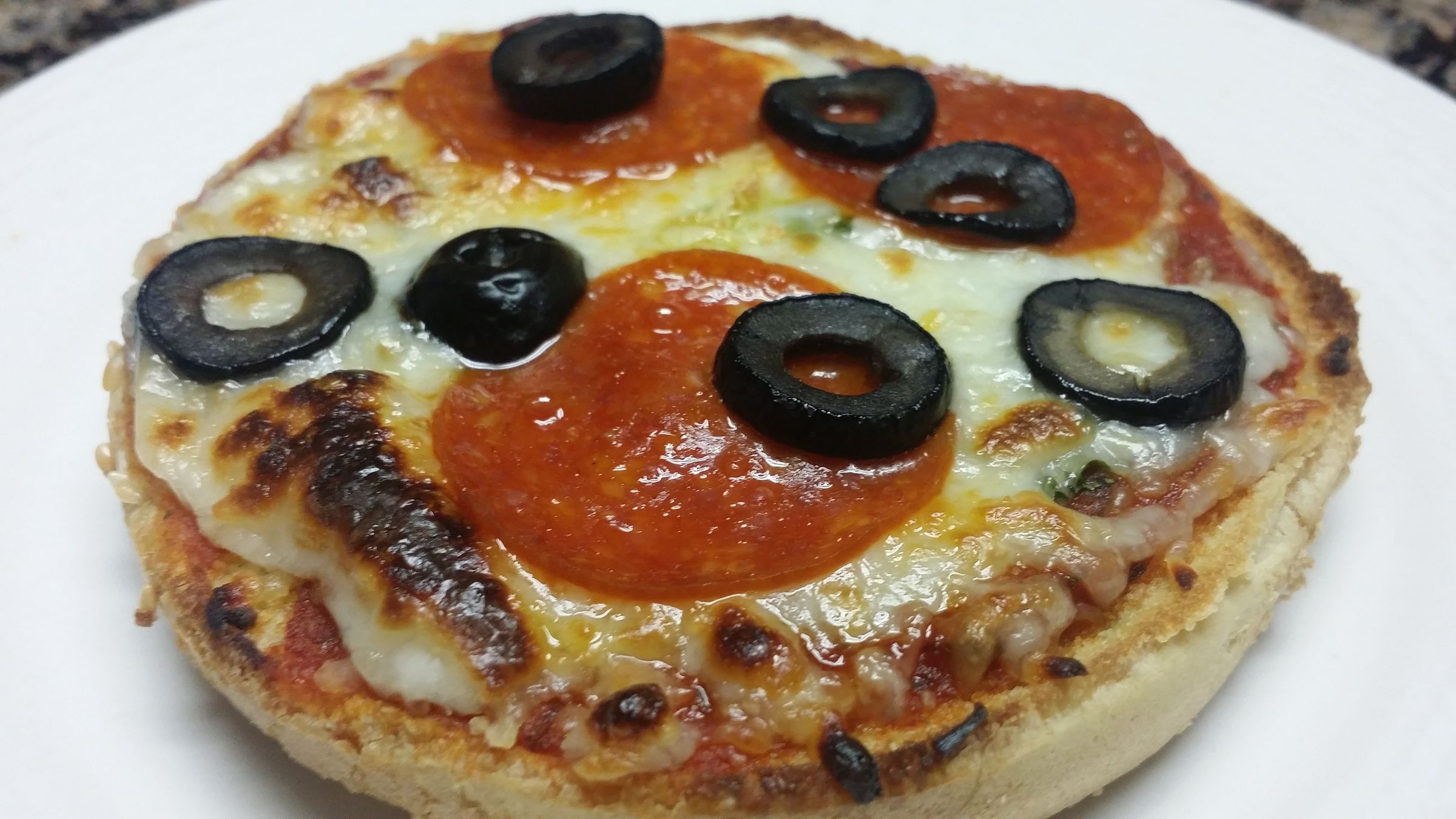 Mini Bun Pizzas With Basil : 8 Steps (with Pictures) - Instructables