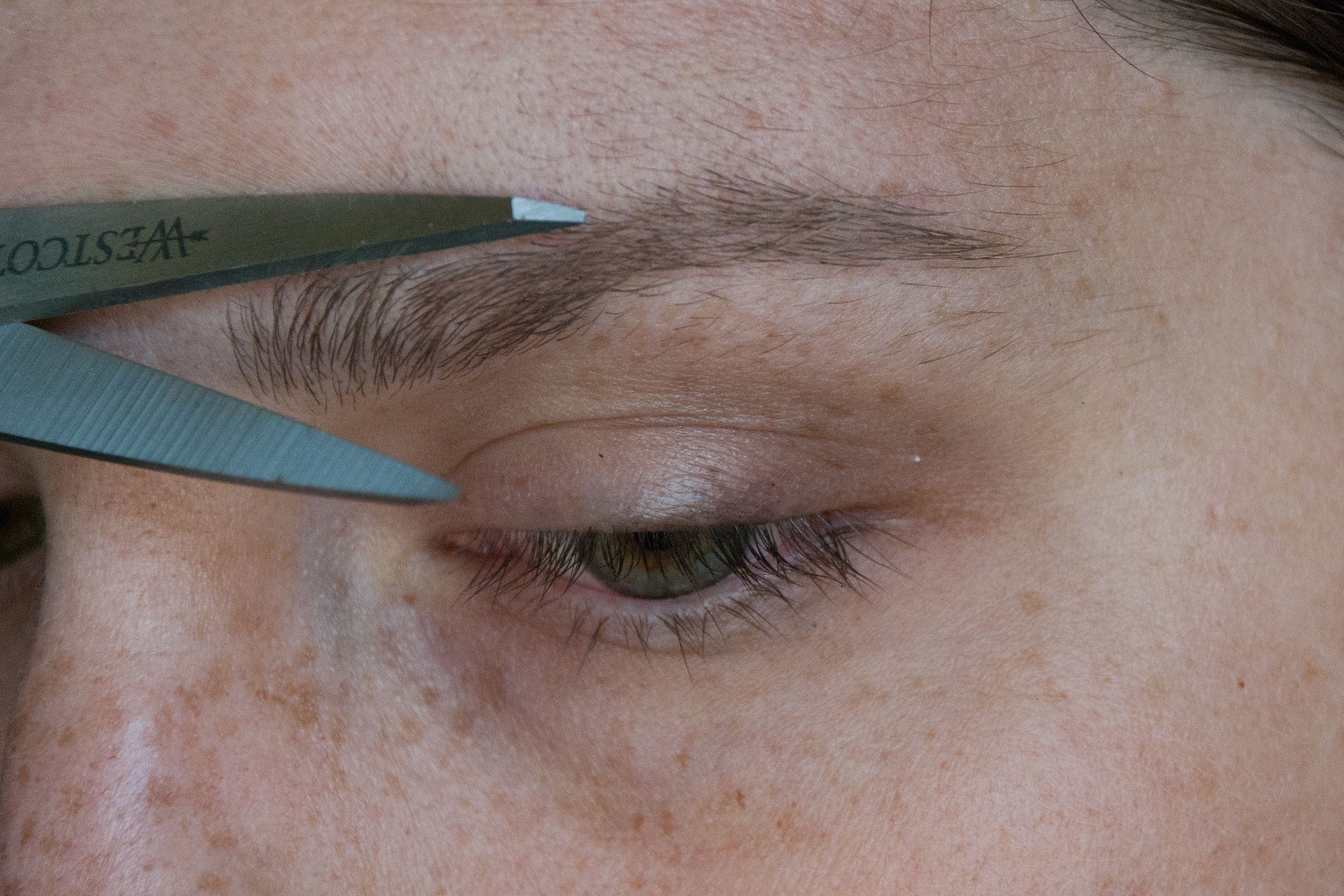 Perfect Eyebrows : 5 Steps (with Pictures) - Instructables