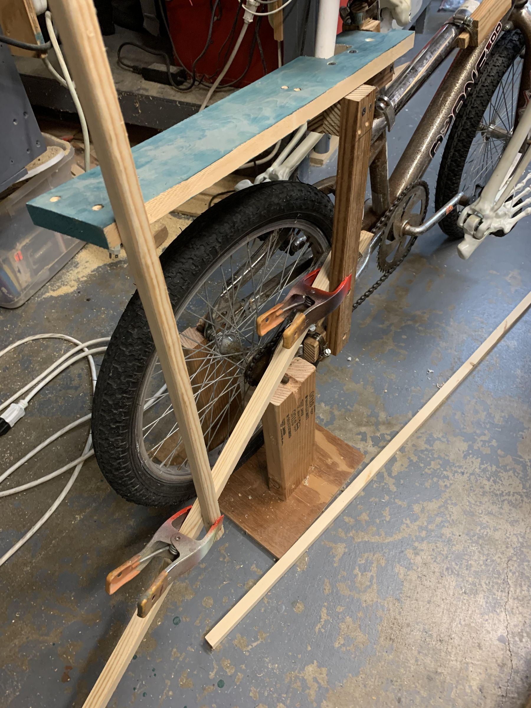 The Bike Riding Skeleton : 9 Steps (with Pictures) - Instructables