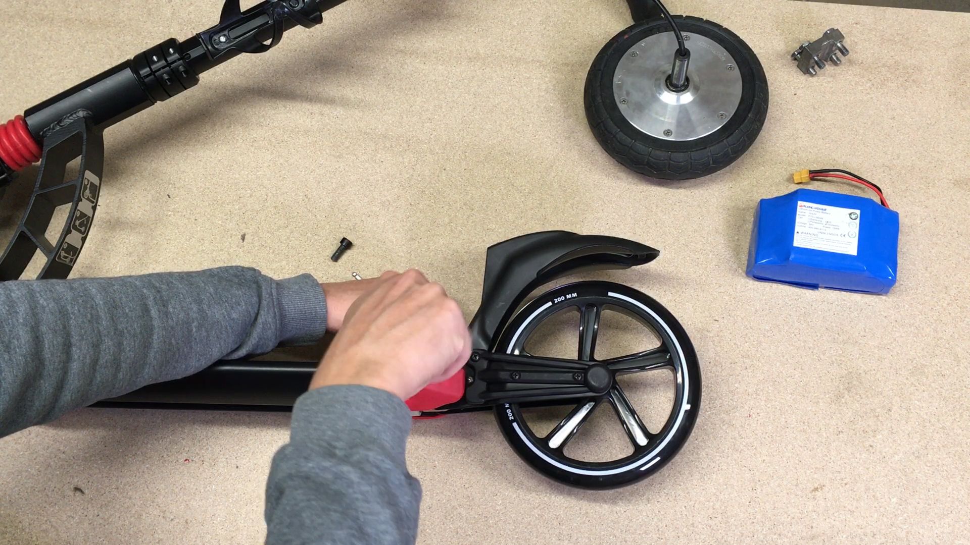 DIY: Electric Scooter Conversion With Hoverboard Parts : 16 Steps (with ...