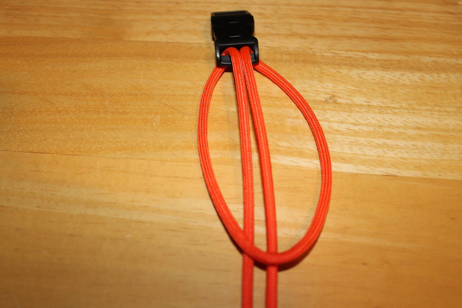 Solman Bar Paracord Braclet : 5 Steps - Instructables