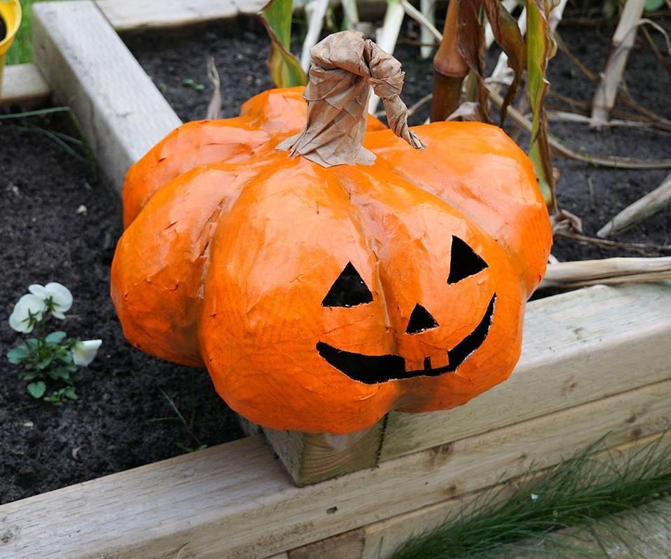 DIY Mod-Roc PUMPKIN ! | How to Make a Large Halloween Prop : 8 Steps ...