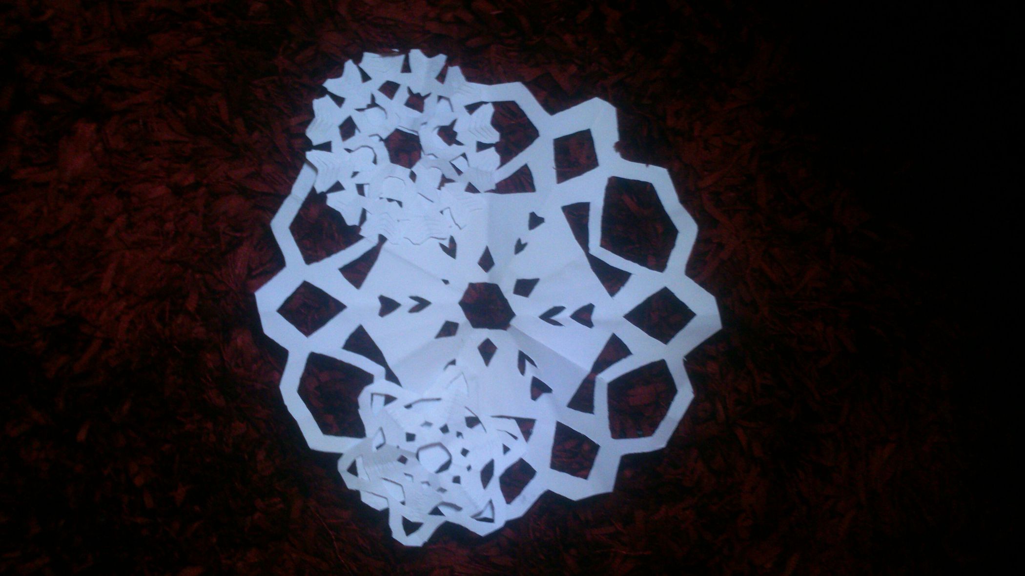 Paper Snowflakes : 8 Steps - Instructables