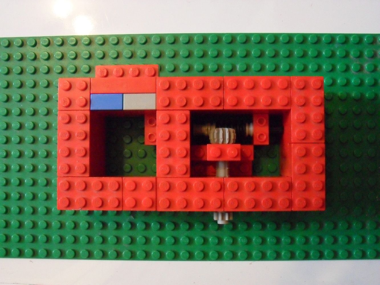 Lego Safe : 4 Steps - Instructables
