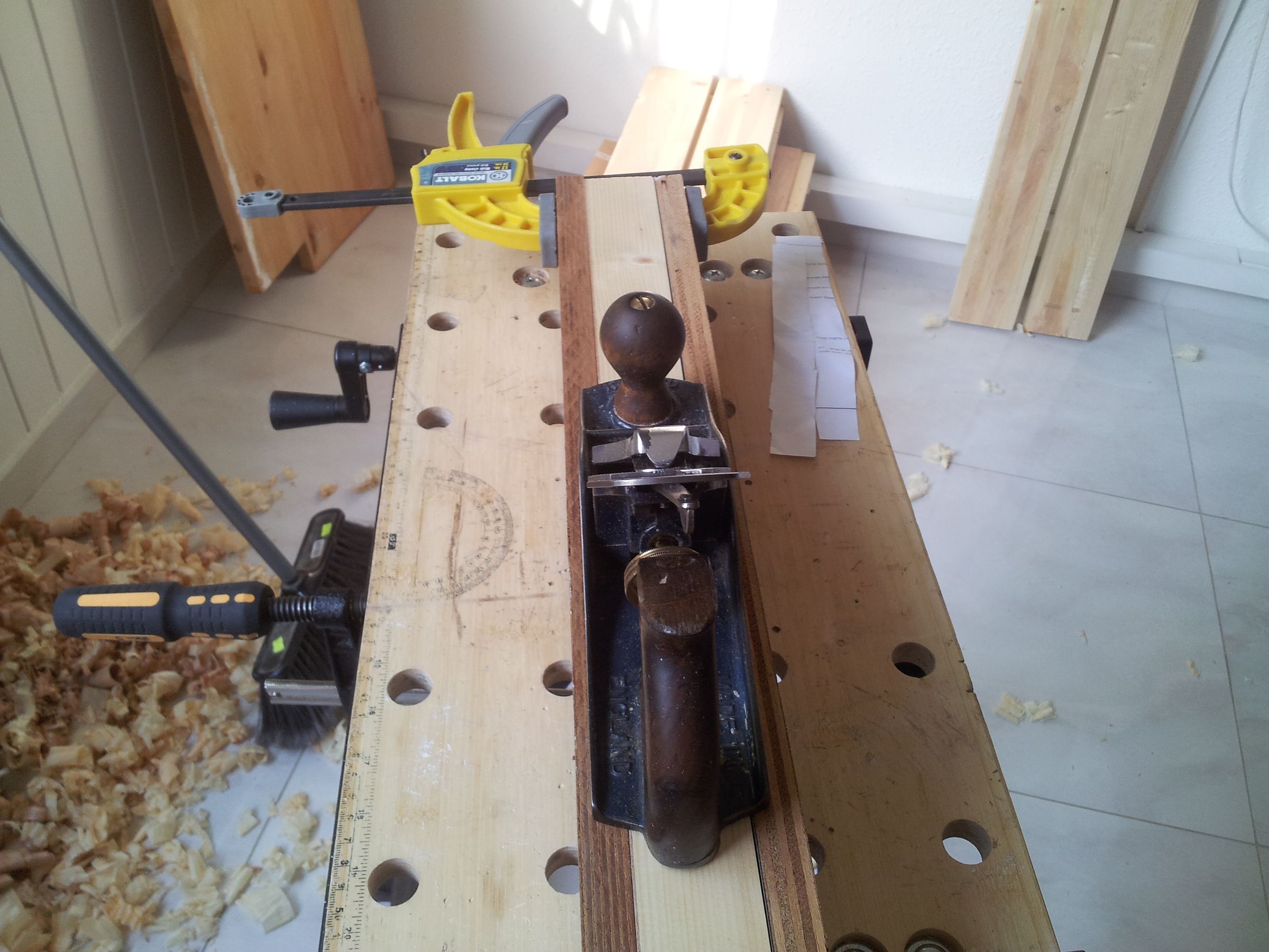 DIY Portable Workbench (knock-down Design) With a Leg Vise and Storage ...