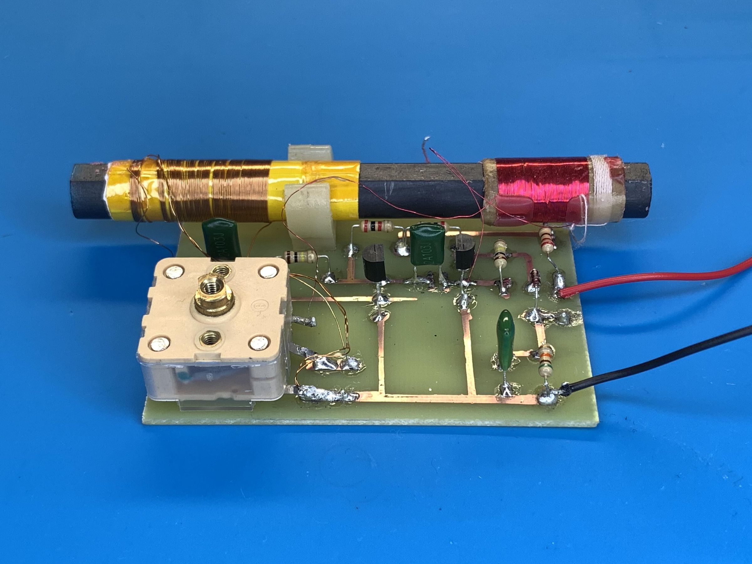 Make a Simple AM Radio : 4 Steps - Instructables