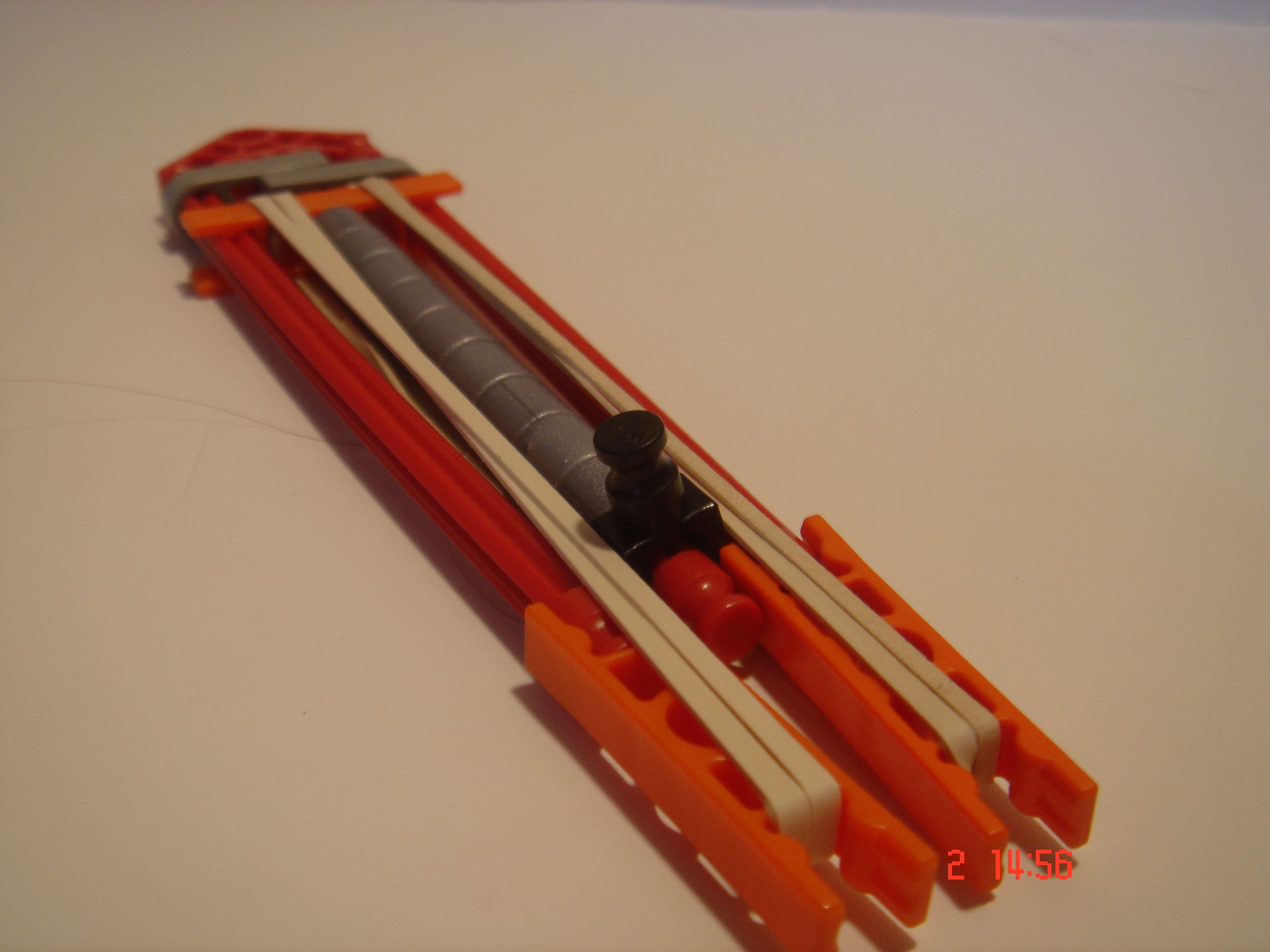 Project X4 XPLODER Mini K'nex Hand Grenade : 4 Steps - Instructables