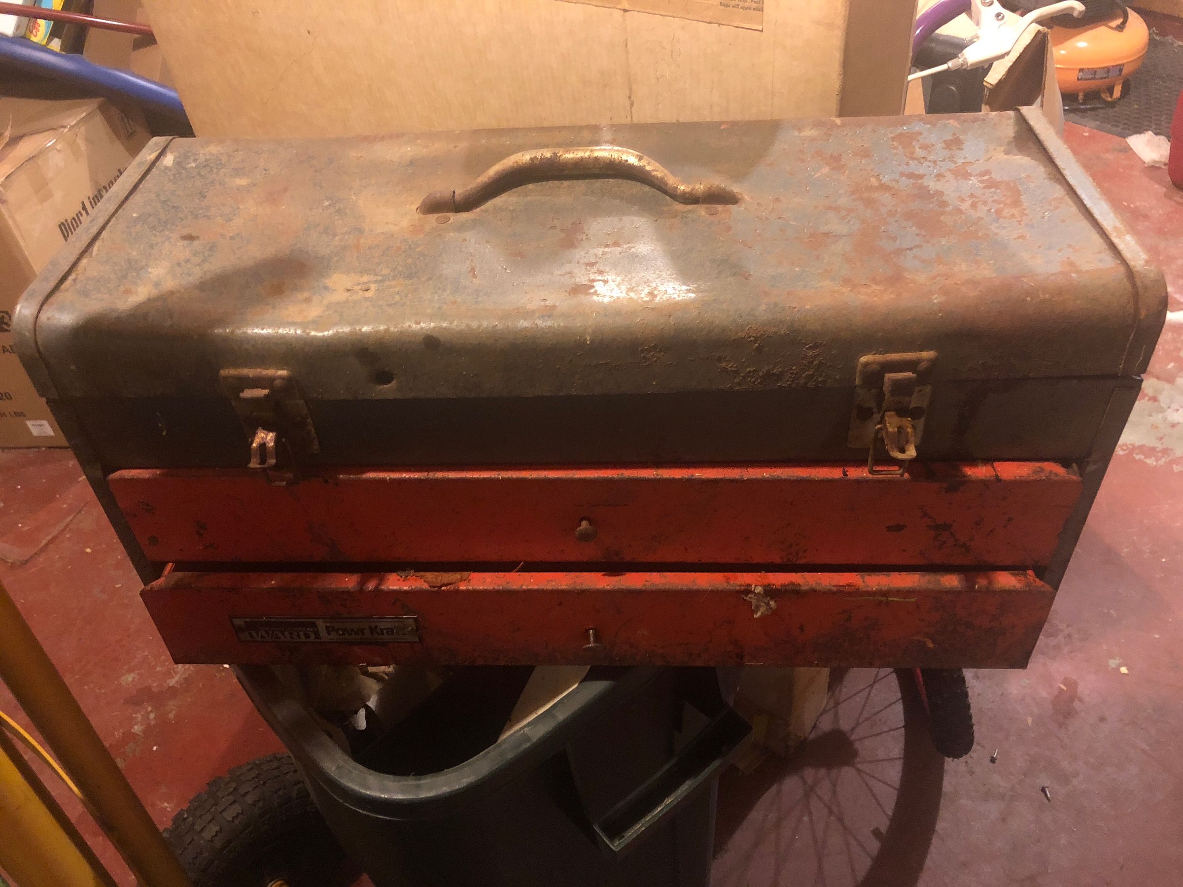 Restore a Rusty Toolbox : 14 Steps (with Pictures) - Instructables