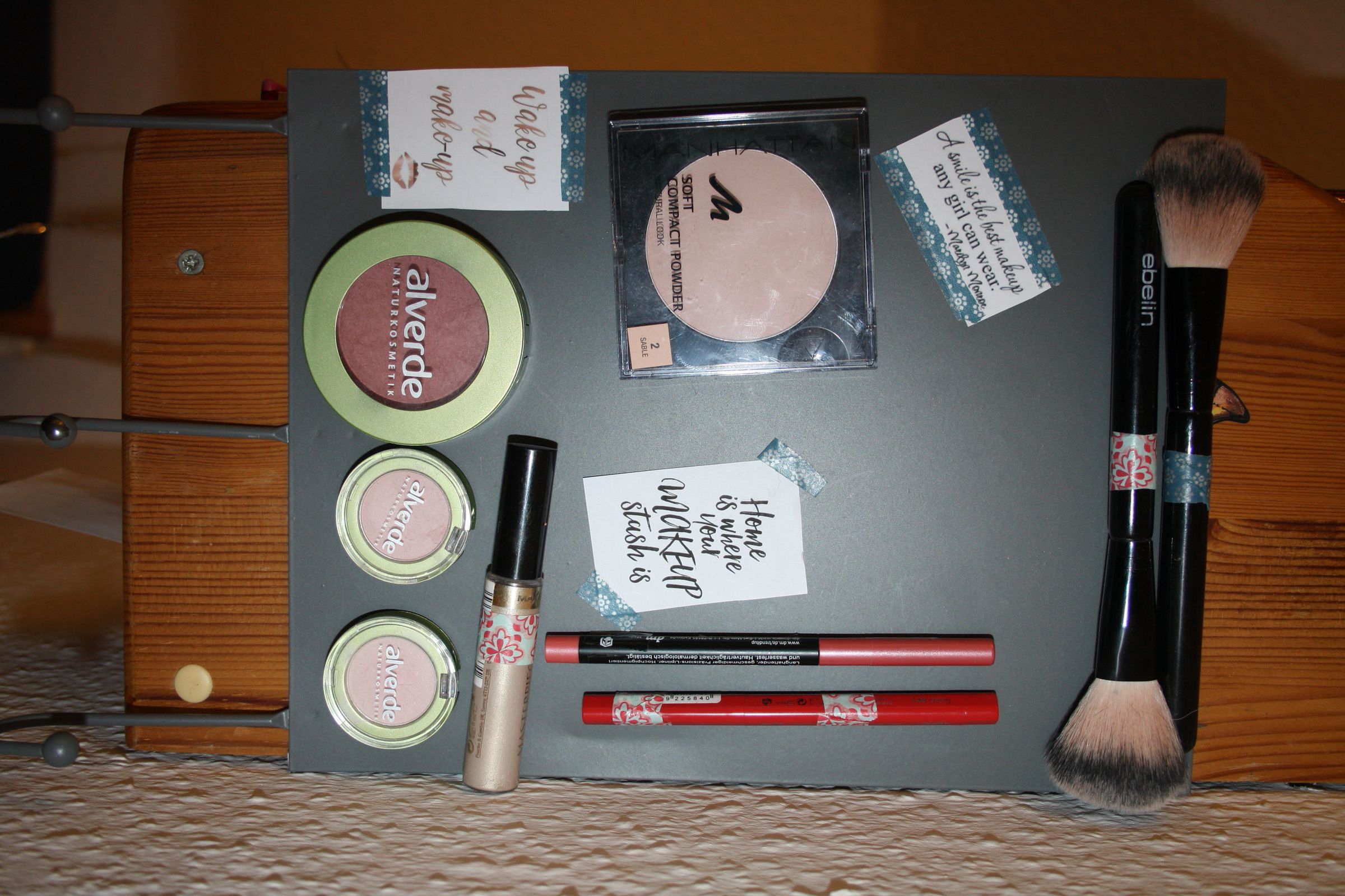 Magnetic Makeup Board