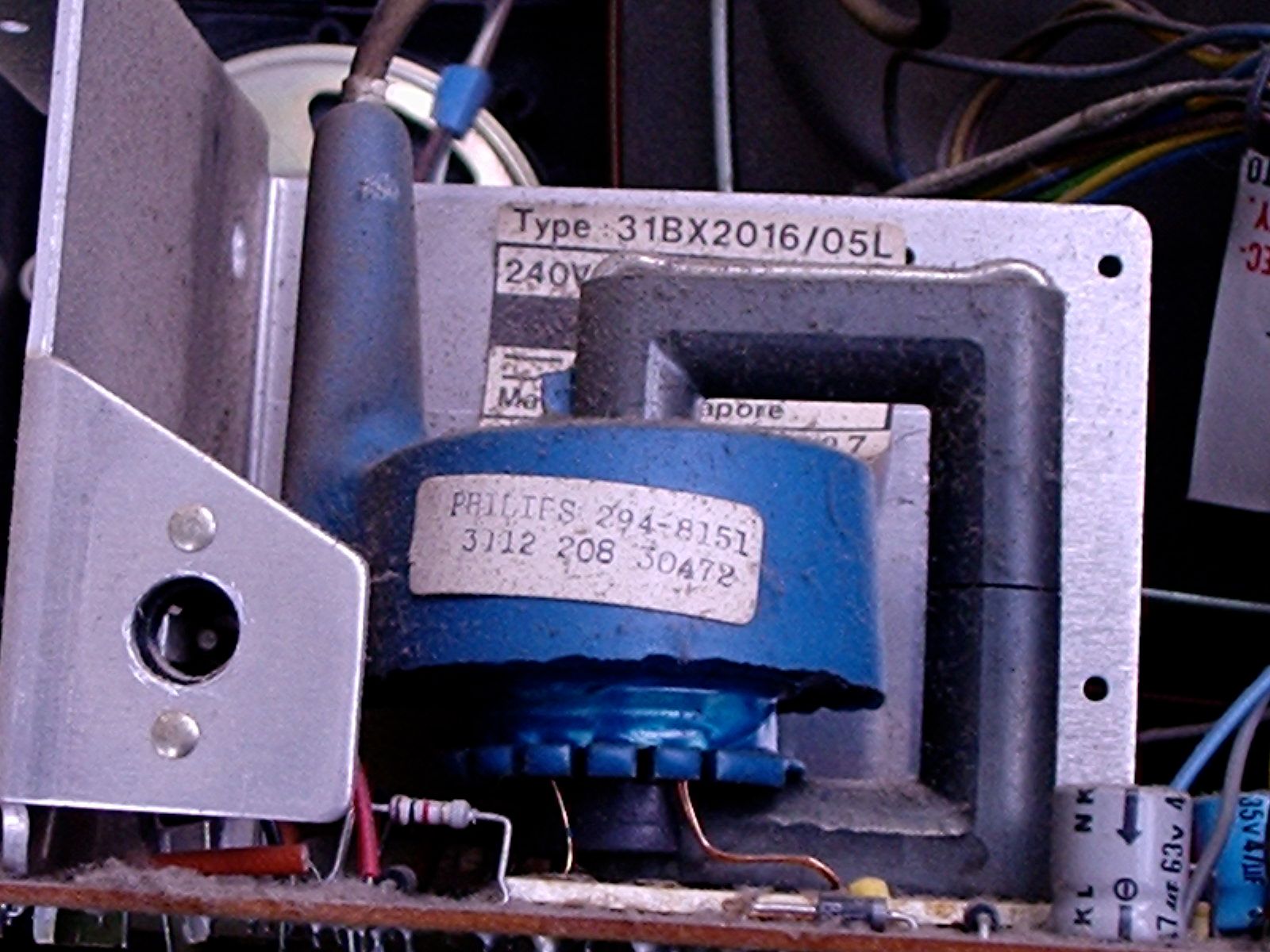 How to Take Apart TV : 7 Steps (with Pictures) - Instructables