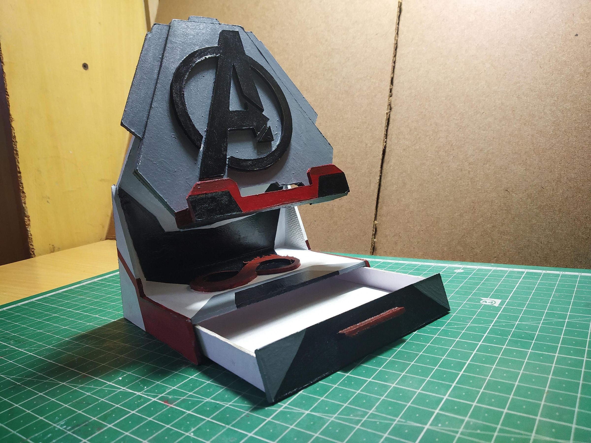 Easy Avengers Smartphone Stand : 14 Steps (with Pictures) - Instructables