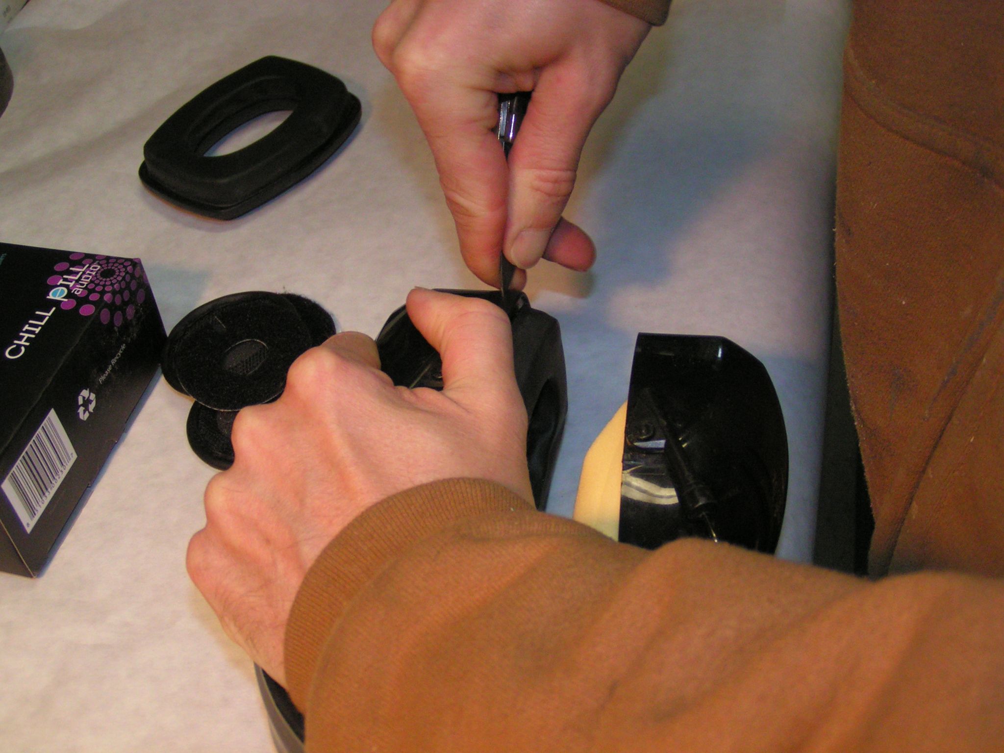 Hearing Protection W/Tunes: Earmuff Modification : 12 Steps (with ...