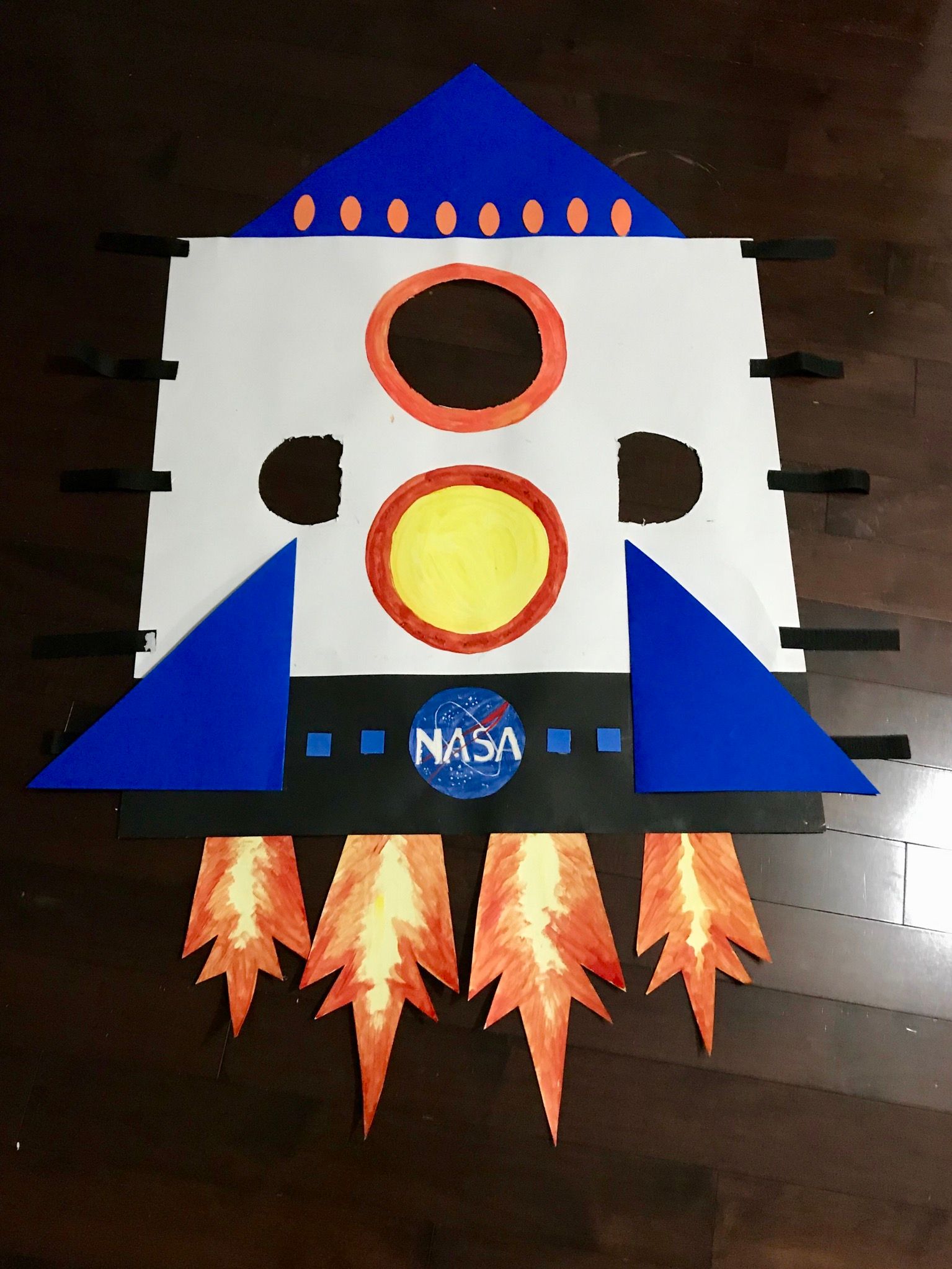 Handmade Rocket Ship Costume : 6 Steps (with Pictures) - Instructables