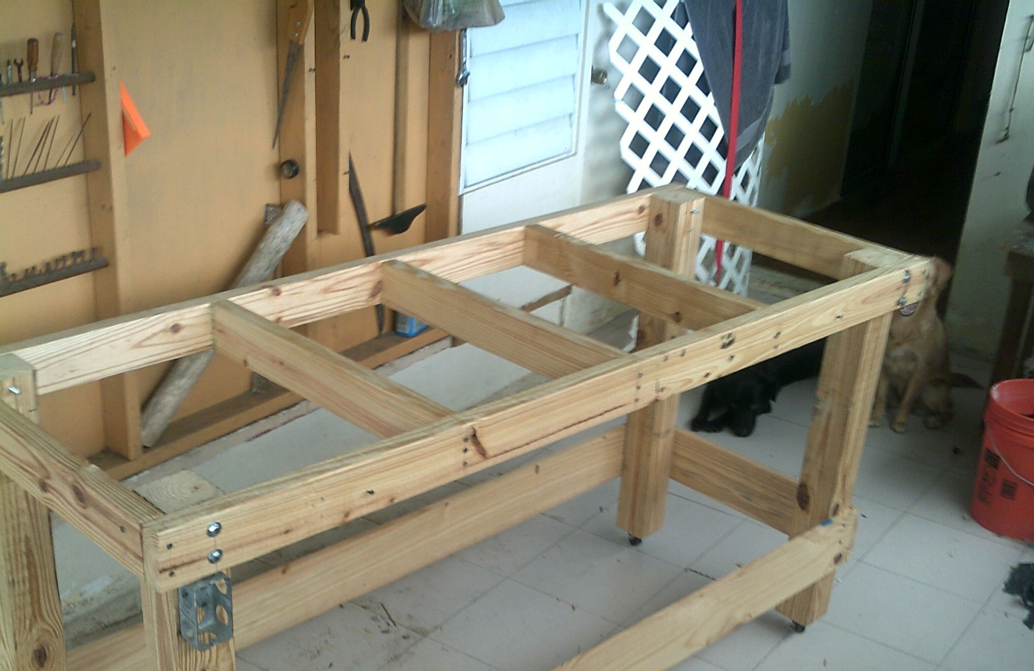 Make This Carving Workbench. : 32 Steps (with Pictures) - Instructables
