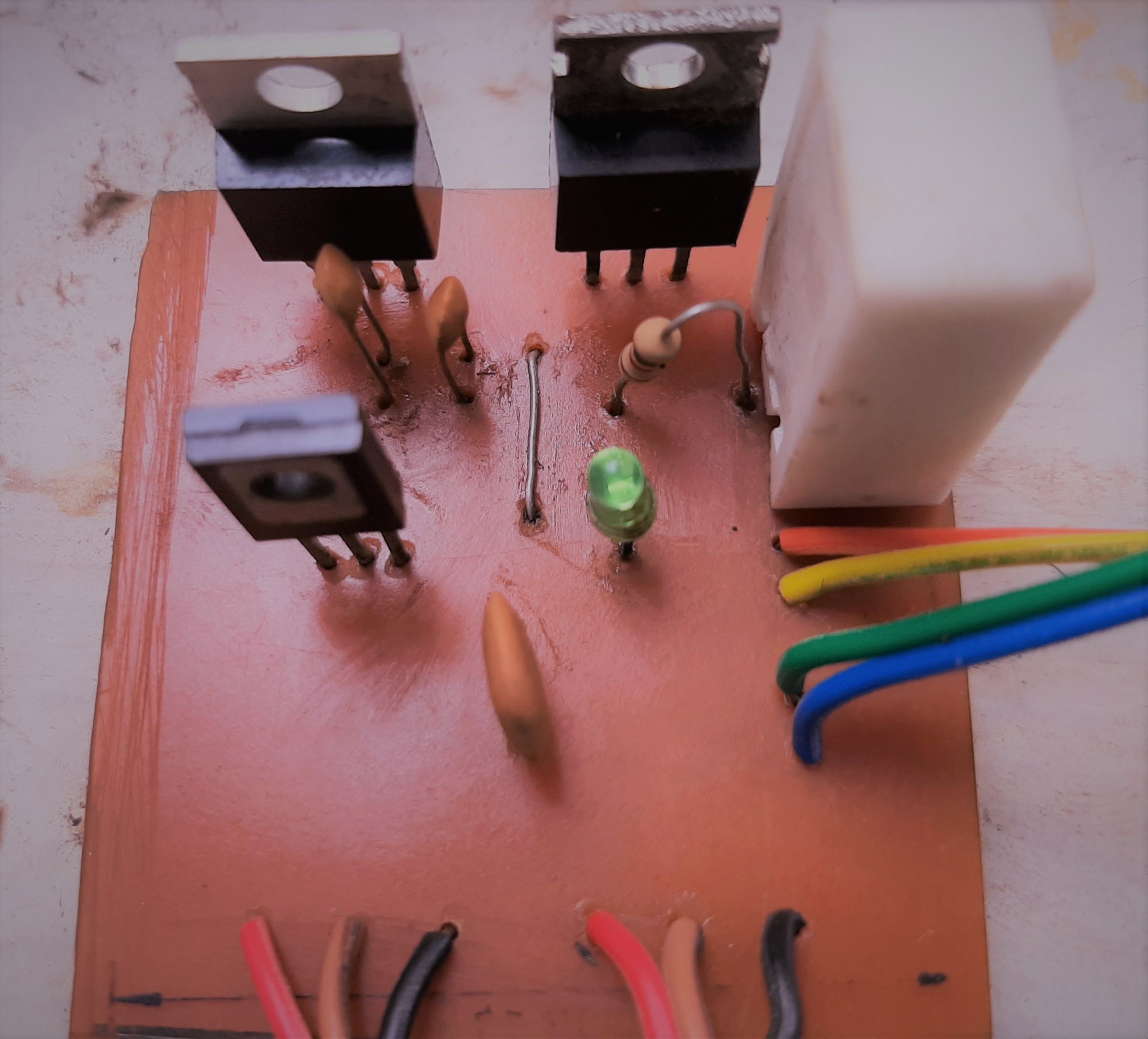 Variable Power Supply Using LM317 (PCB Layout) : 3 Steps - Instructables