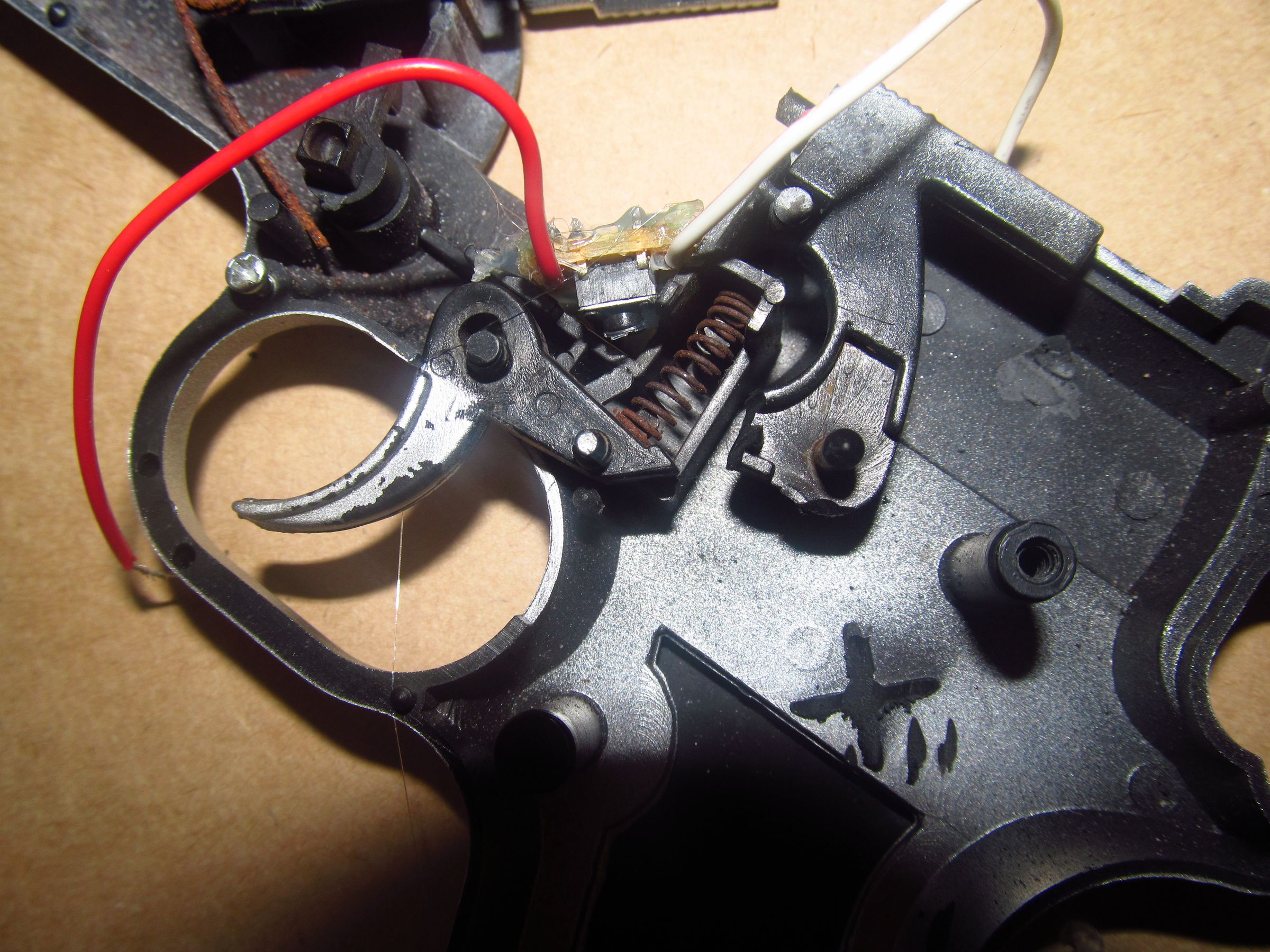 Gundriver- an Electric Screwdriver Inside a Toy Gun : 6 Steps (with ...