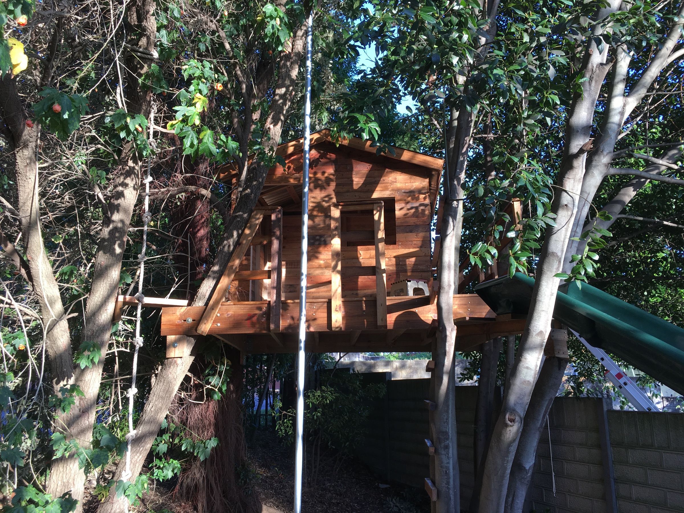 Pallet Tree House : 6 Steps (with Pictures) - Instructables
