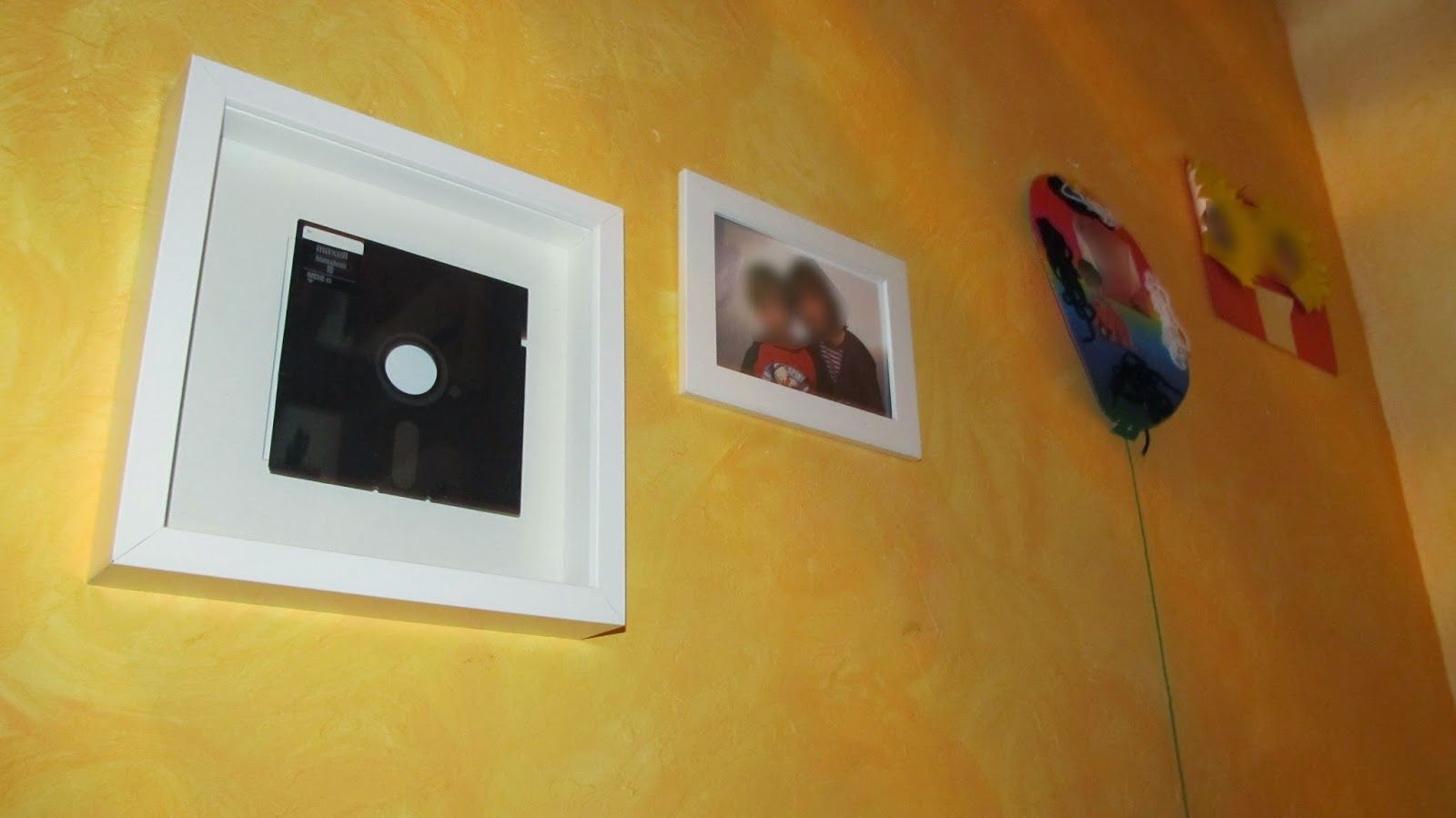 Floppy Frame - Instructables