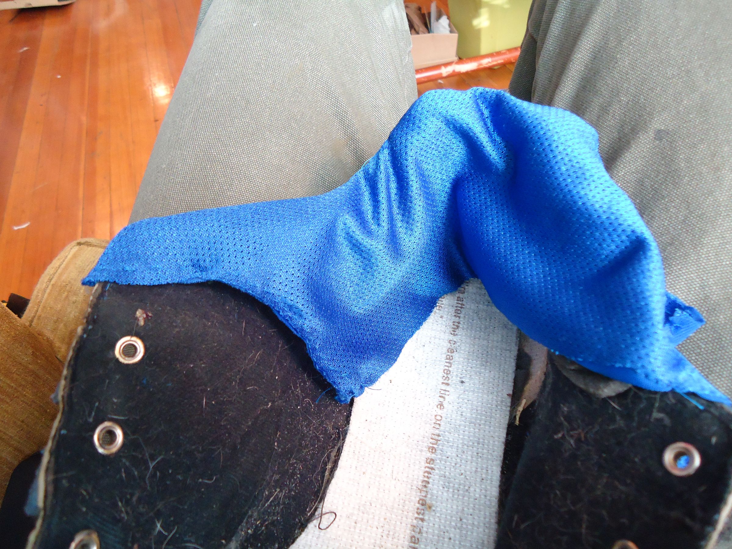 Tennis Shoe Repair: Torn Heel Linings : 8 Steps - Instructables