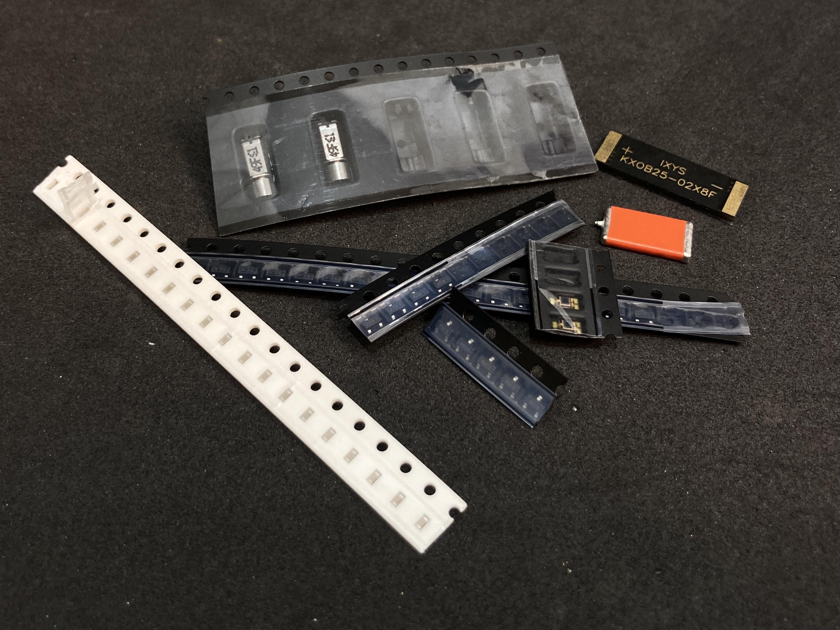 Tiny, Solar Powered, Light Seeking BEAM Bot (Mini Photopopper) : 18 ...