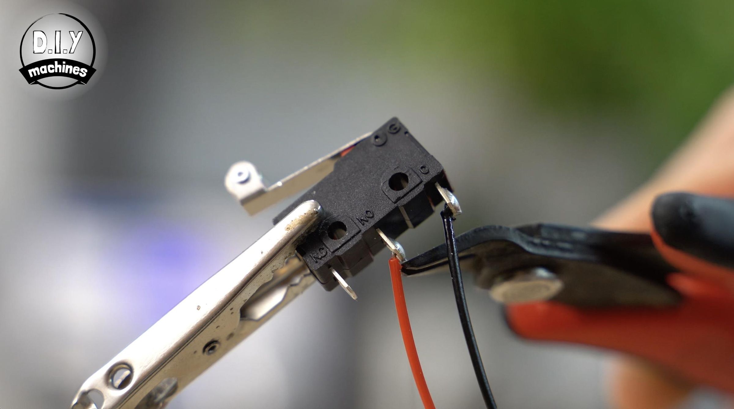 WeatherBot - a Motorised Weather Machine | 3D Printable, ESP32 ...