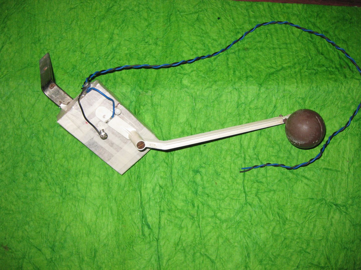 Simple Over Head Water Tank Alarm : 4 Steps - Instructables