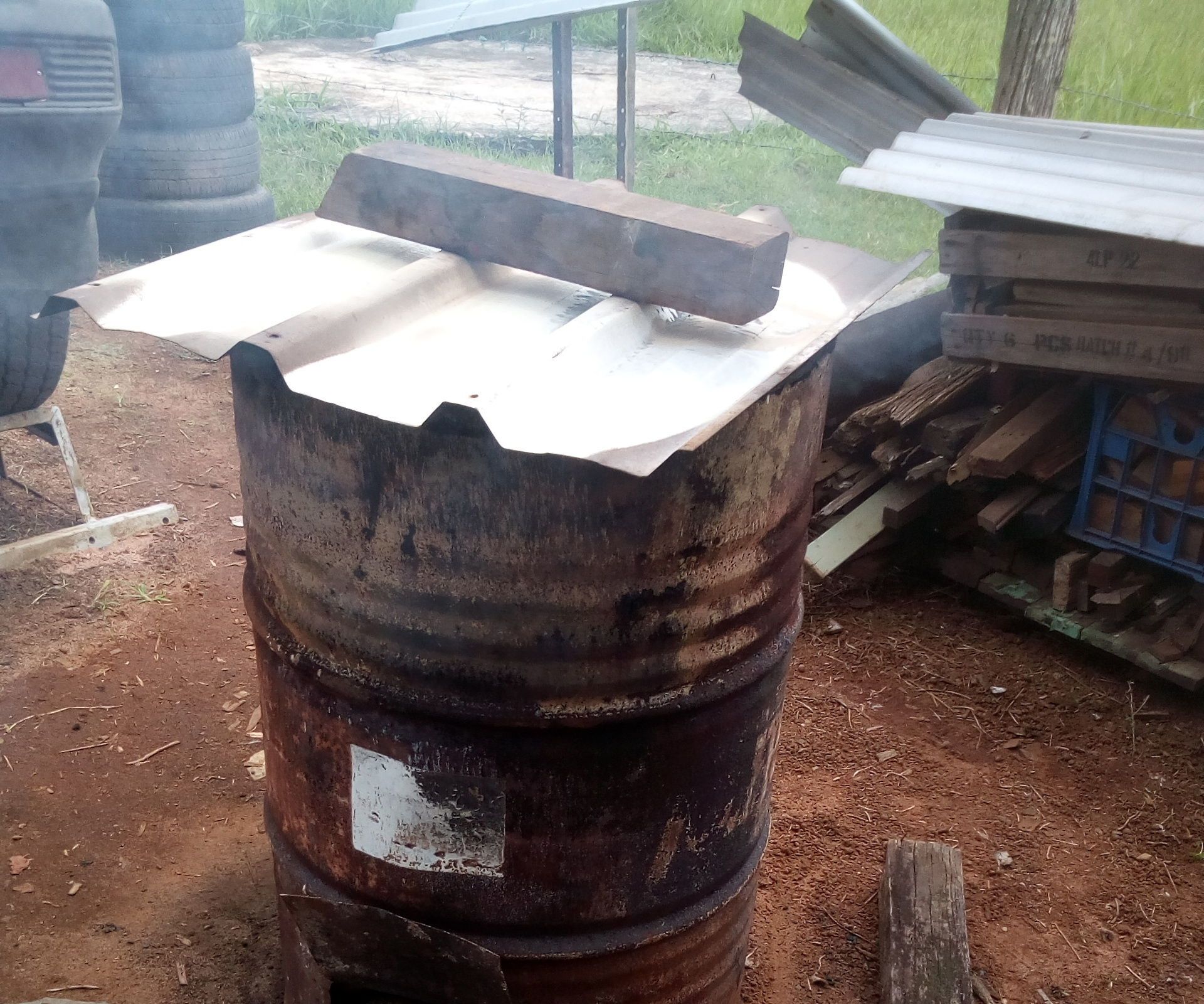 How I Make Biochar /Charcoal in a 44 Gallon Drum 2 Methods : 5 Steps ...