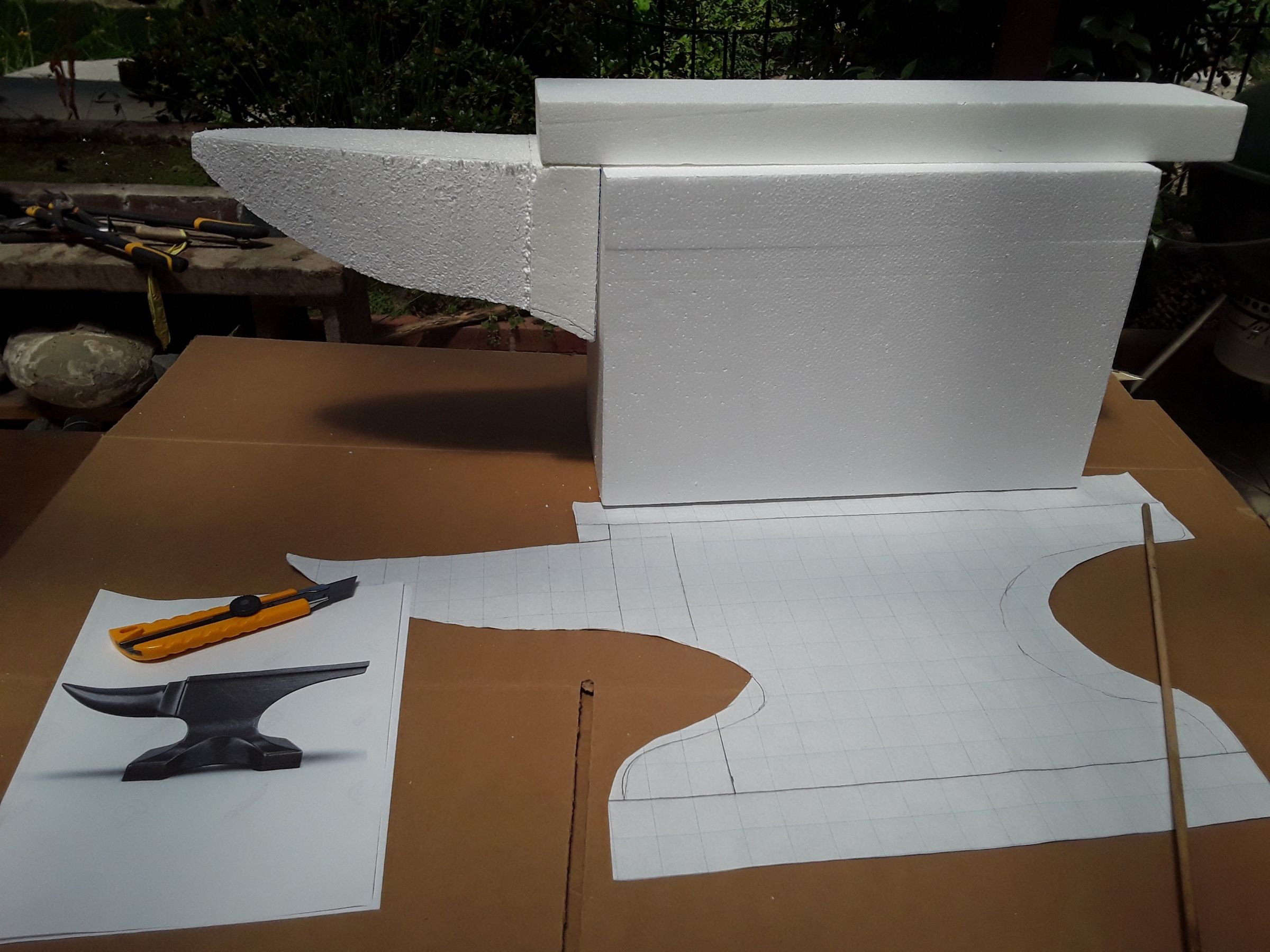 ACME Anvil Prop From Recycled Styrofoam : 6 Steps (with Pictures ...